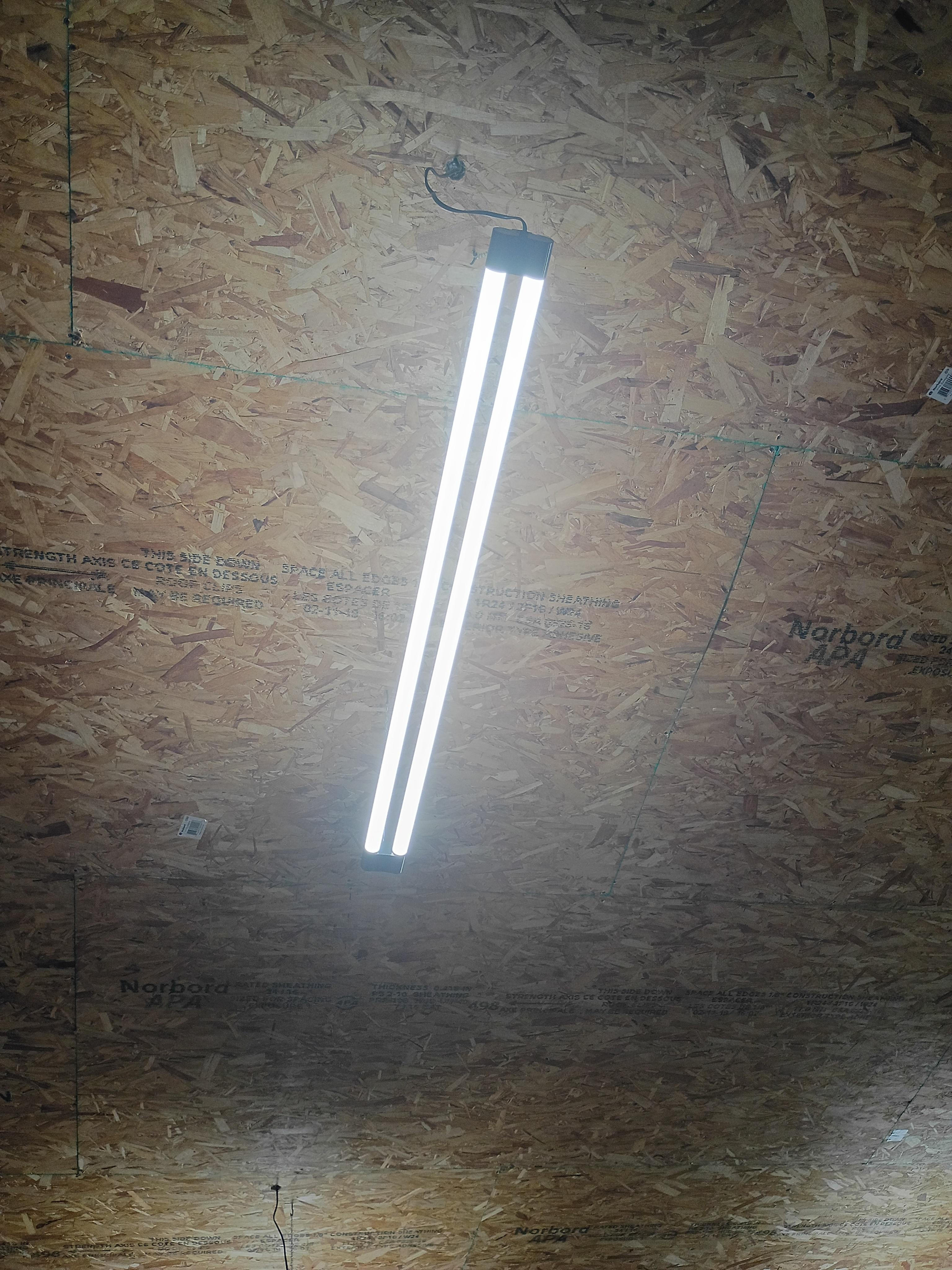 Watch amazing bright LED shop light set on Amazon Live
