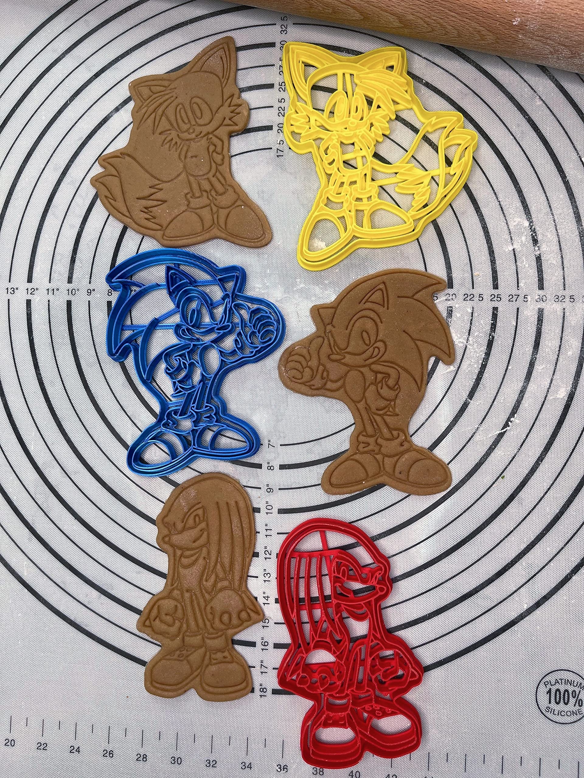 Amazon.com: Set of 3 Sonic Knuckles the Echidna Miles Tails Prower ...