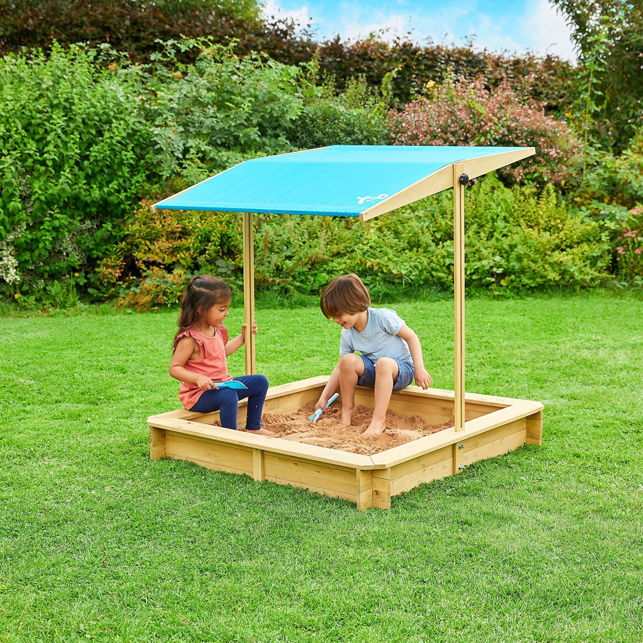 Teamson Kids Wooden Sand Pit with Lid, Large Outdoor Sand Box with ...