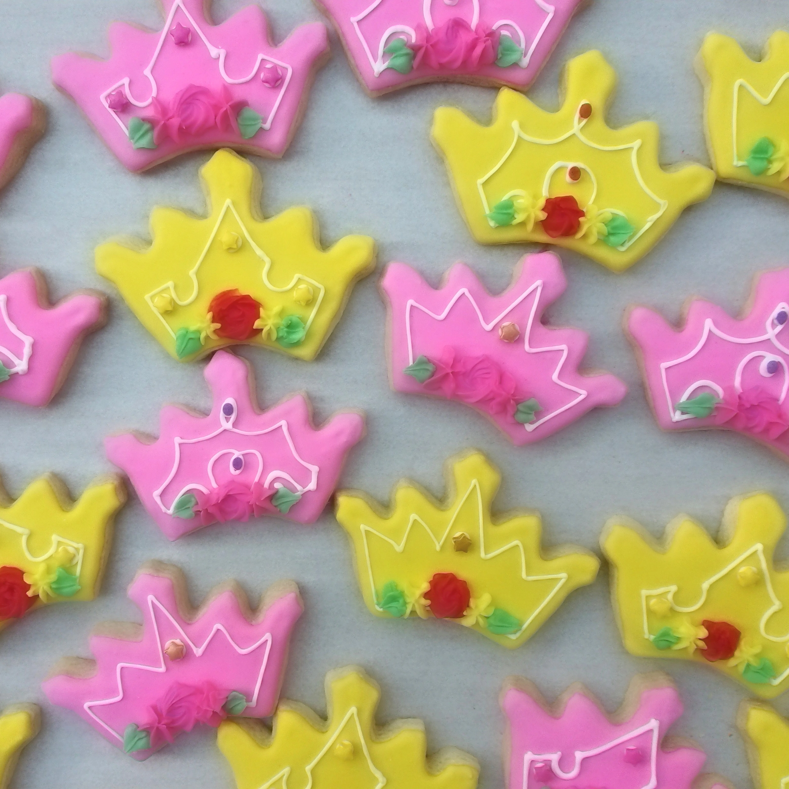 Amazon.com: Sweet Cookie Crumbs Queen Crown Cookie Cutter- Stainless ...