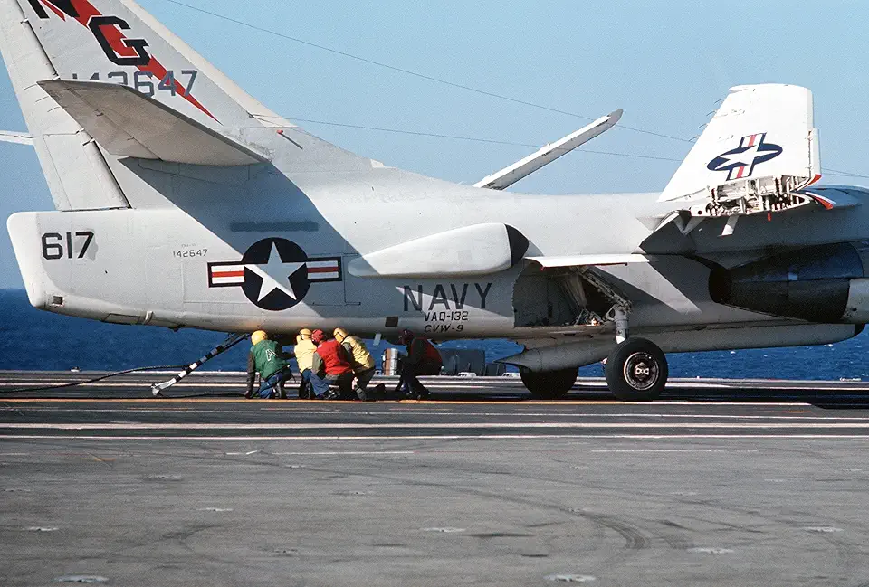 How The Aircraft Carrier Arresting Gear Works: An In-Depth Explanation ...