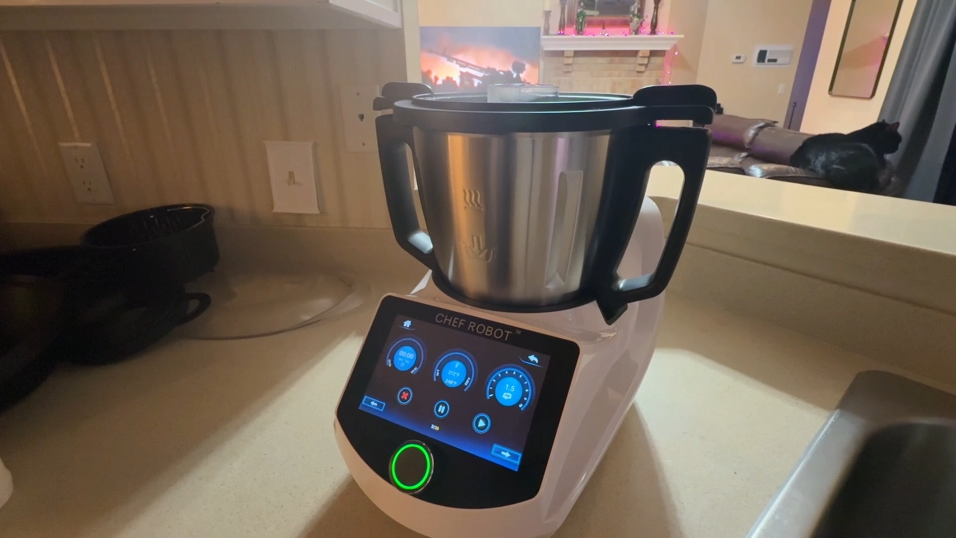 Watch ChefRobot UltraCook All-in-One Auto Cooking Machine on Amazon Live