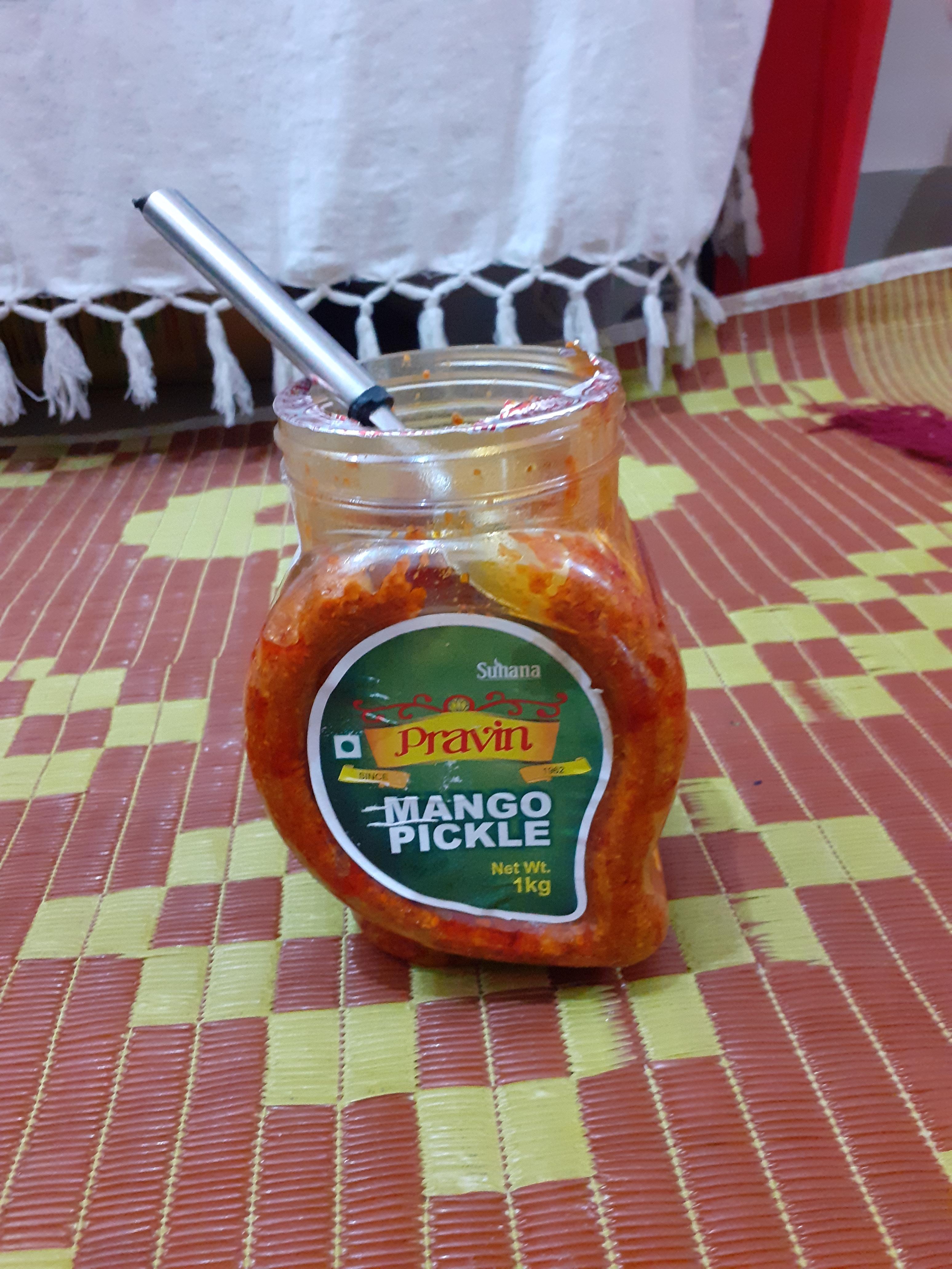 Pravin Pickles Mango Pickle 1kg Jar & Mix 1kg Pickle Jar - Combo of 2 ...