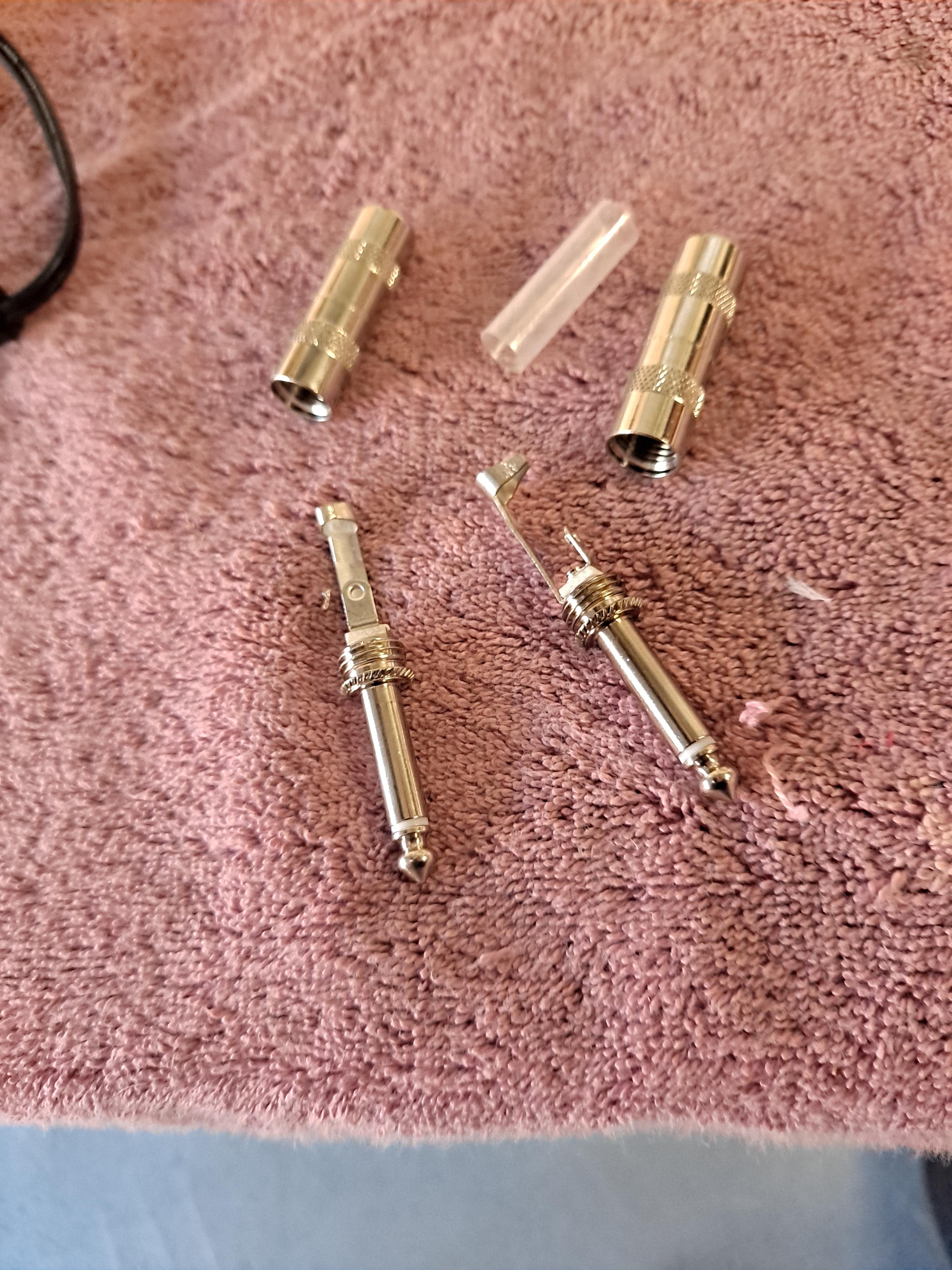 Amazon.com: Switchcraft 280 1/4-Inch Mono CBI Mount Plug : Musical ...