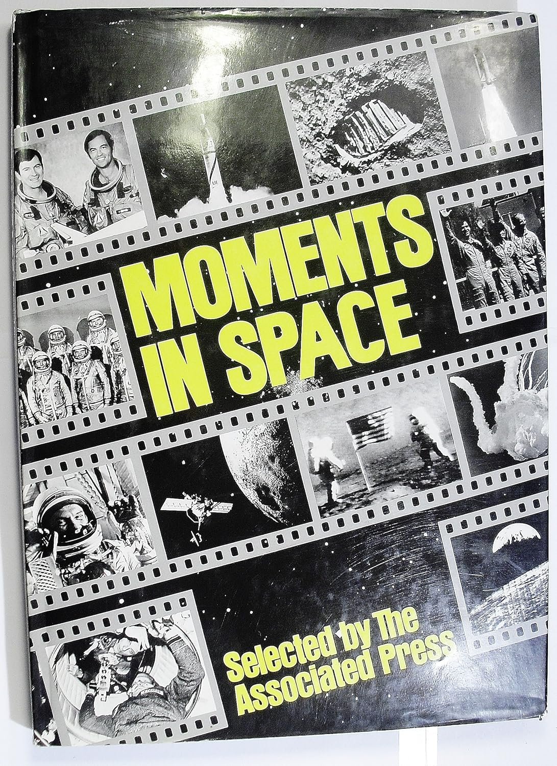 Moments in Space: Associated Press, Norm Goldstein: 9780831760861 ...
