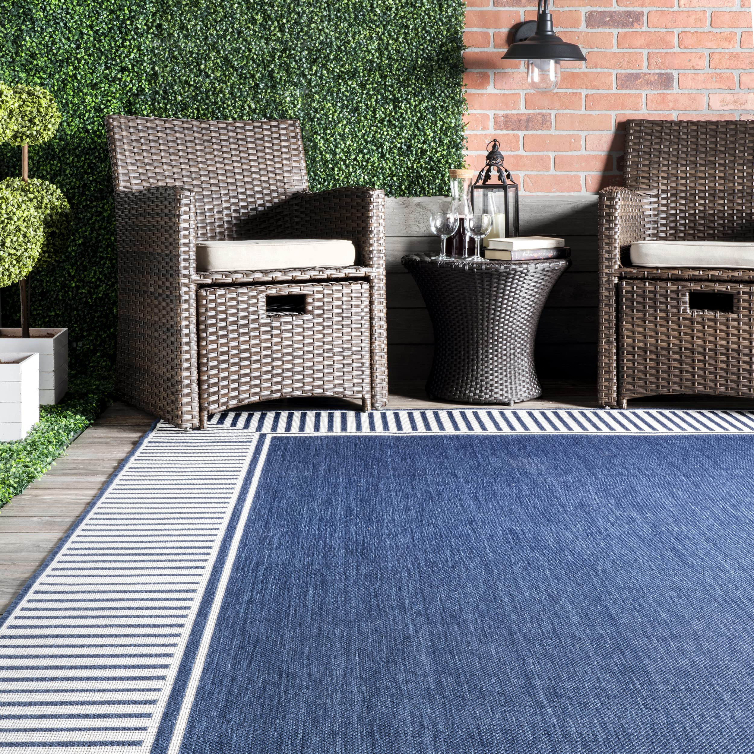 nuLOOM Asha Simple Border Indoor/Outdoor Area Rug, 6' 7" Round, Navy