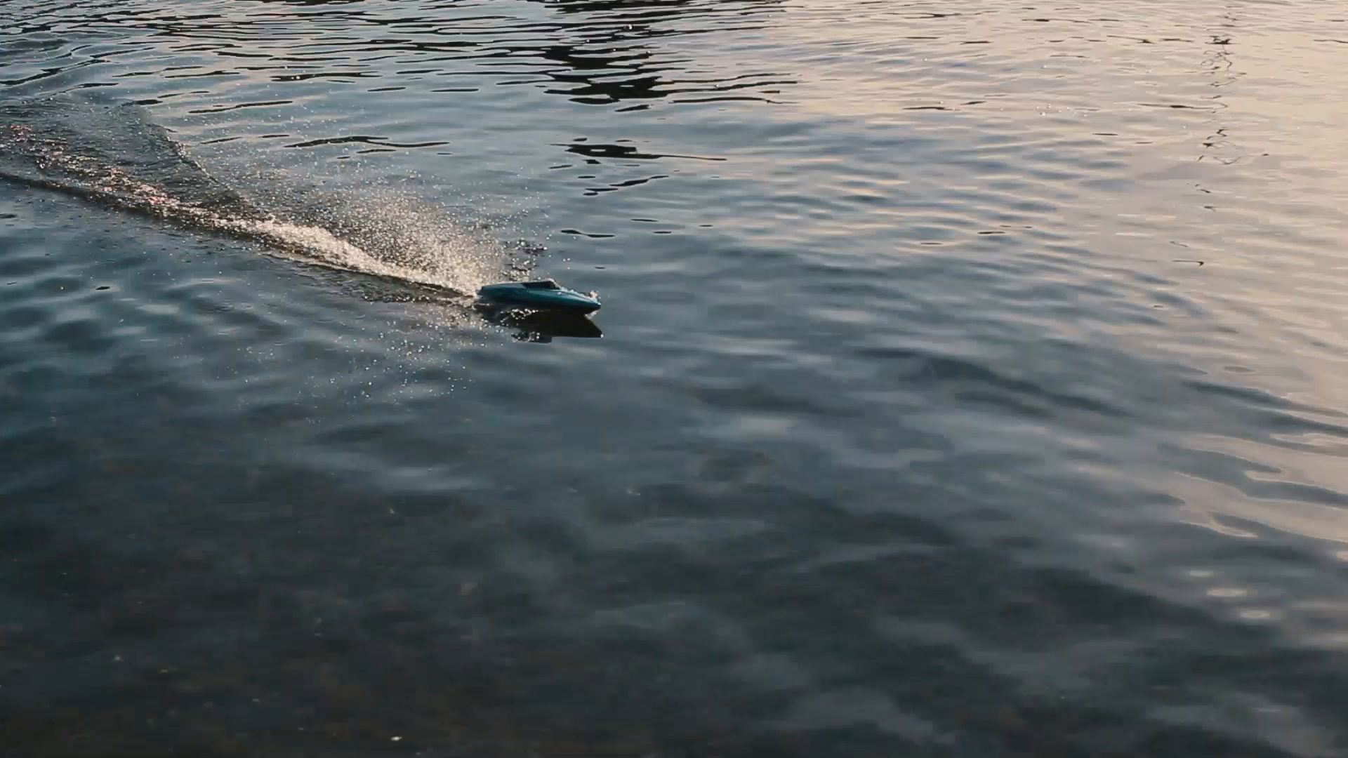 Snapklik.com : Force1 Velocity Fast RC Boat - Remote Control Boat For ...
