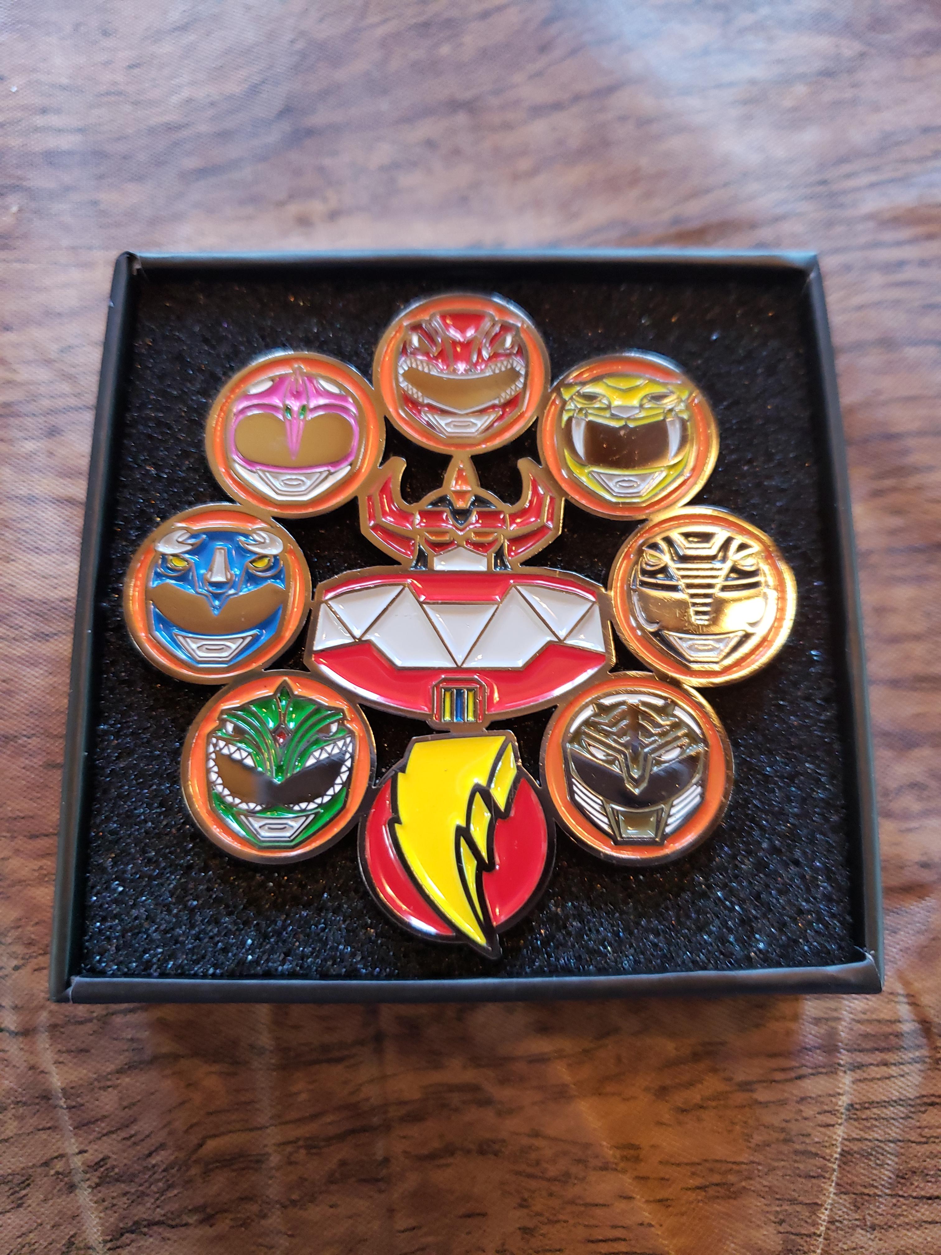 Amazon.com: Mighty Morphin Power Rangers 2.5-Inch Deluxe Enamel Pin ...