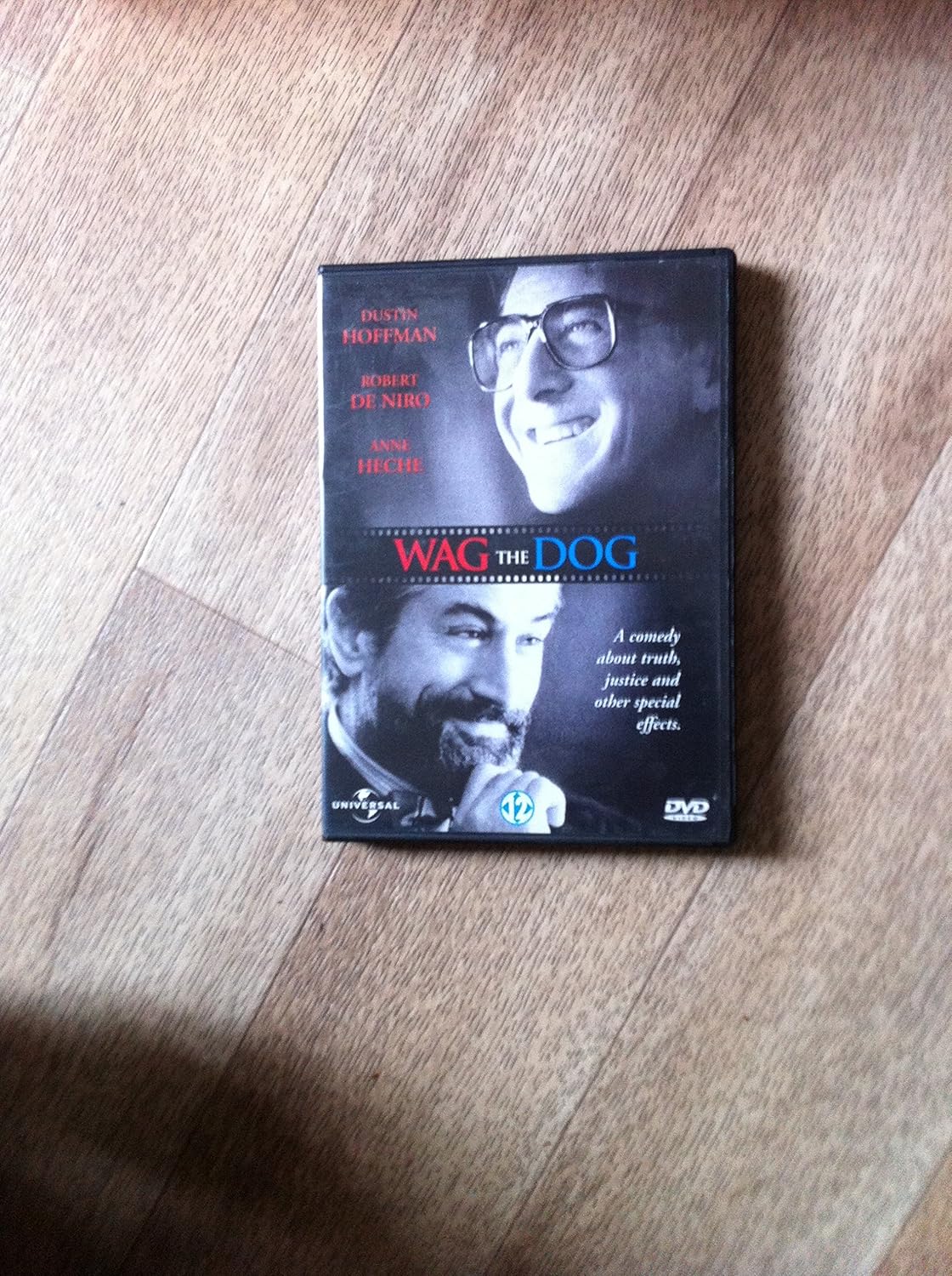 Wag The Dog [DVD]: Amazon.co.uk: Dustin Hoffman, Robert De Niro, Anne ...