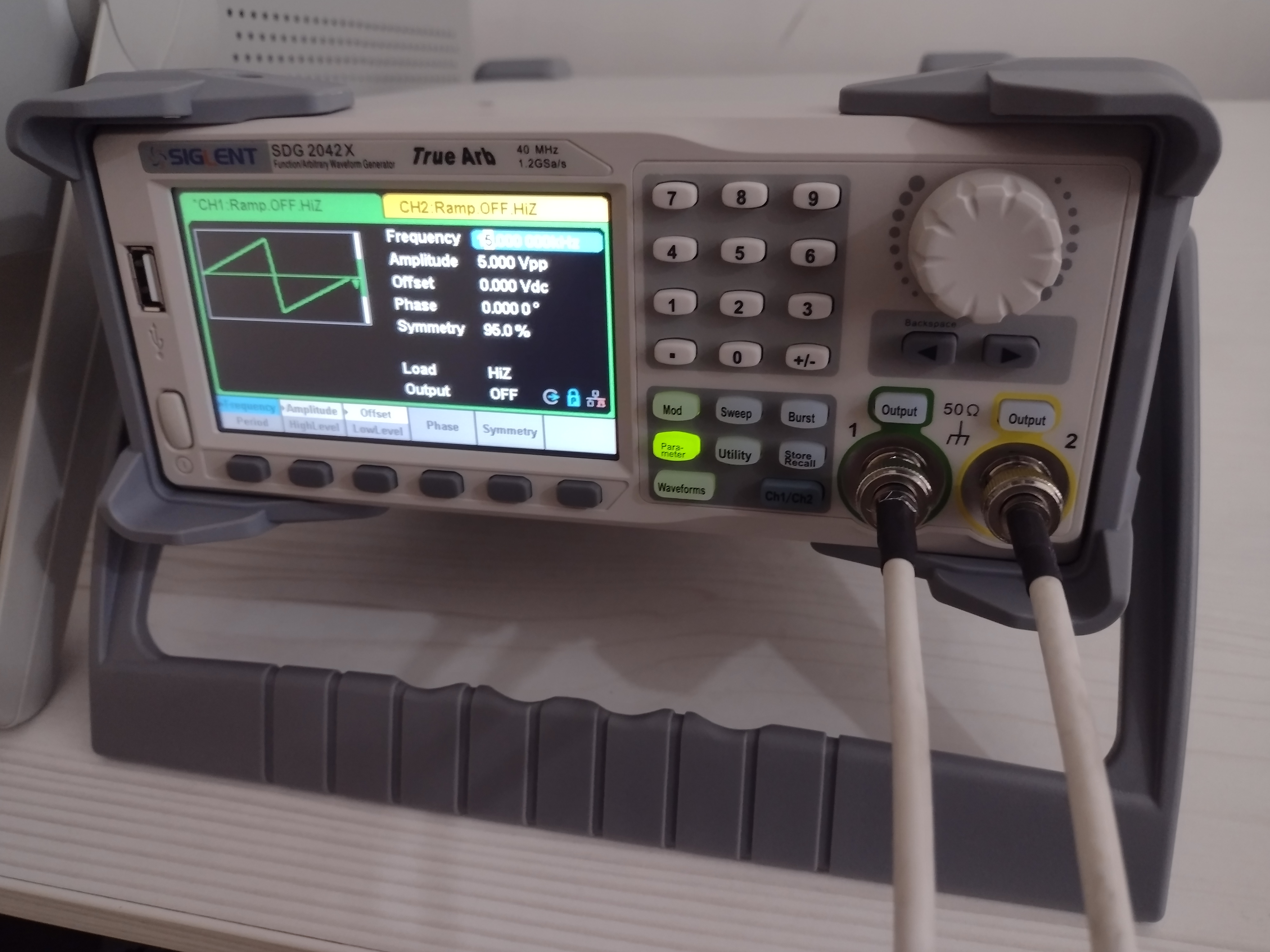 Siglent Technologies SDG2042X Arbitrary Waveform Function-Generators ...