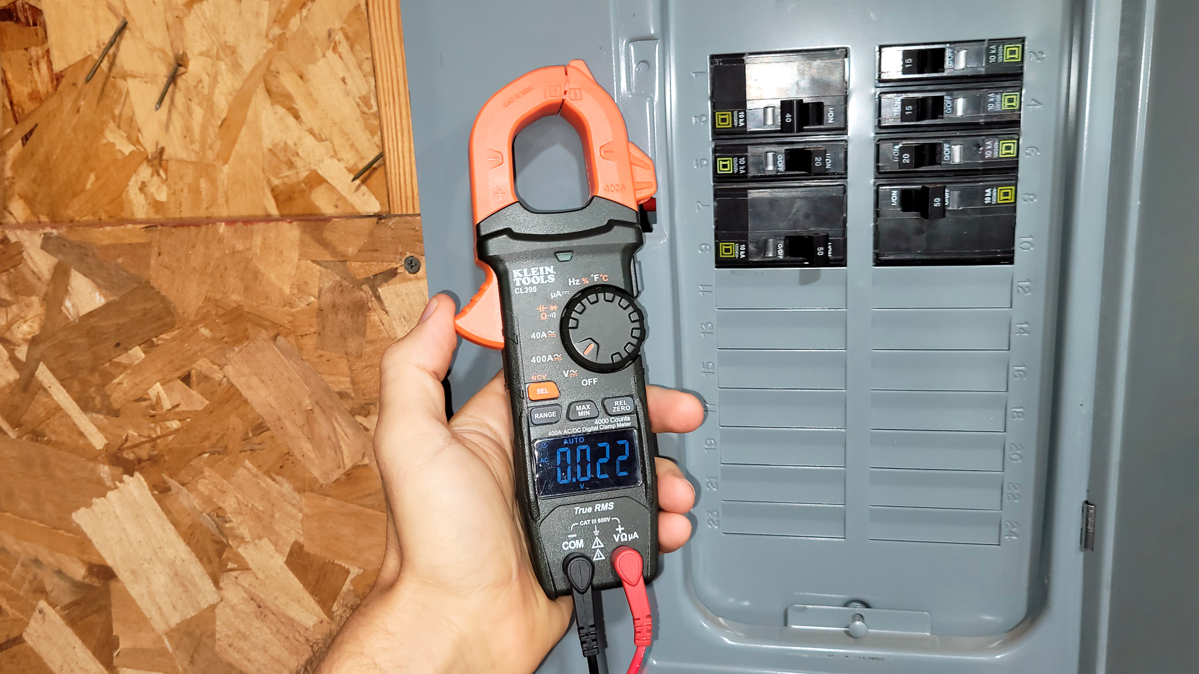 Watch Klein Tools CL390 AC/DC Amp Clamp Multimeter on Amazon Live