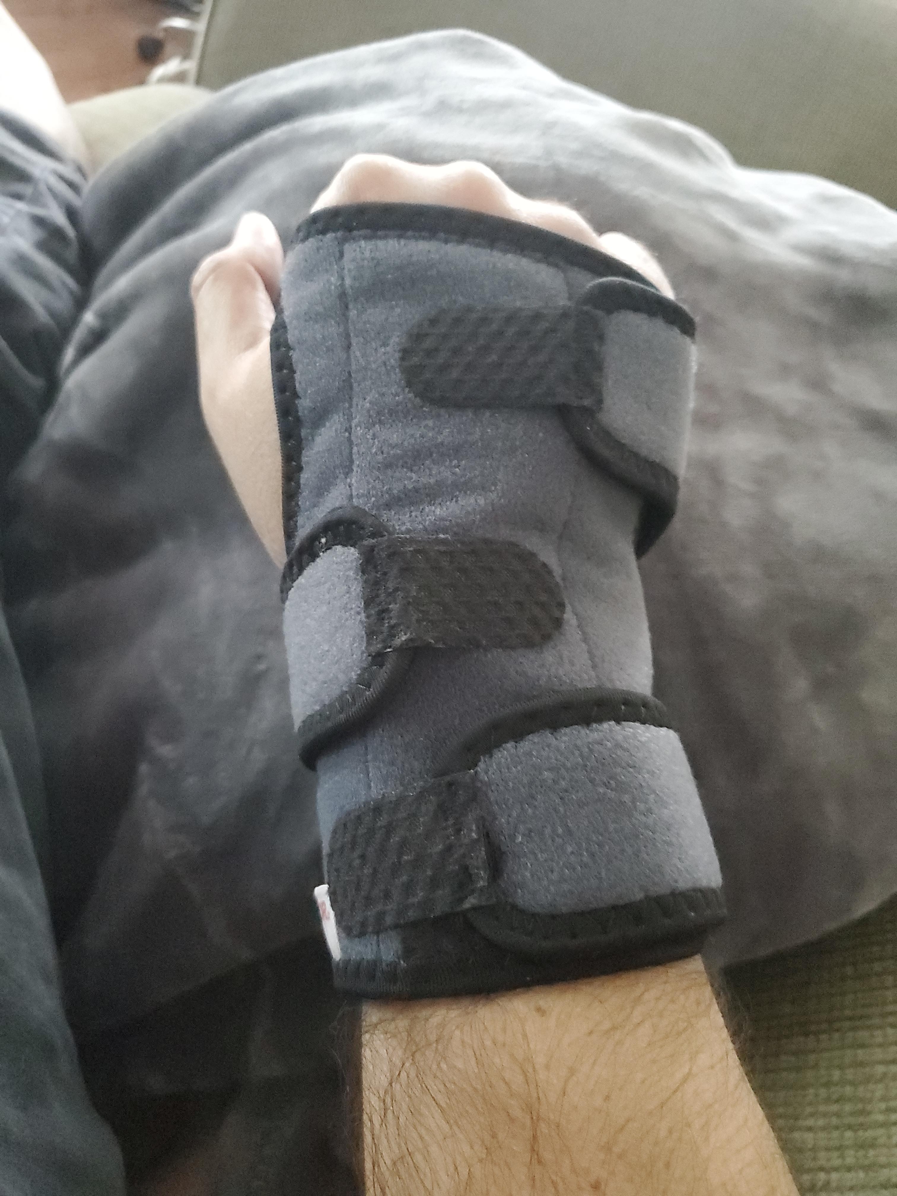 Tensortm Sport Deluxe Wrist Brace at Frances Goss blog