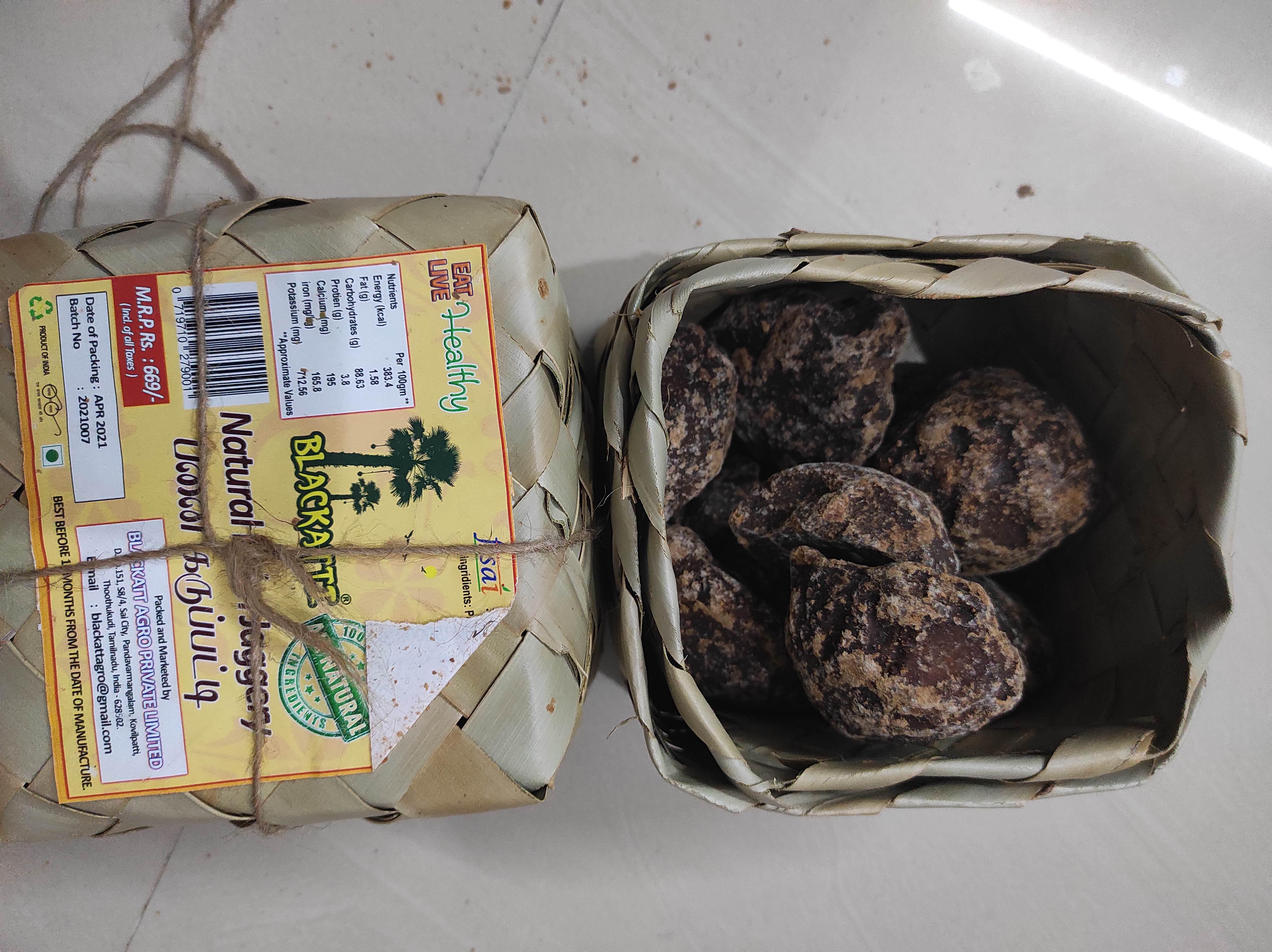 BLACKATTI Palm Jaggery/Karupatti/Panavellam / 1kg : Amazon.in: Grocery ...