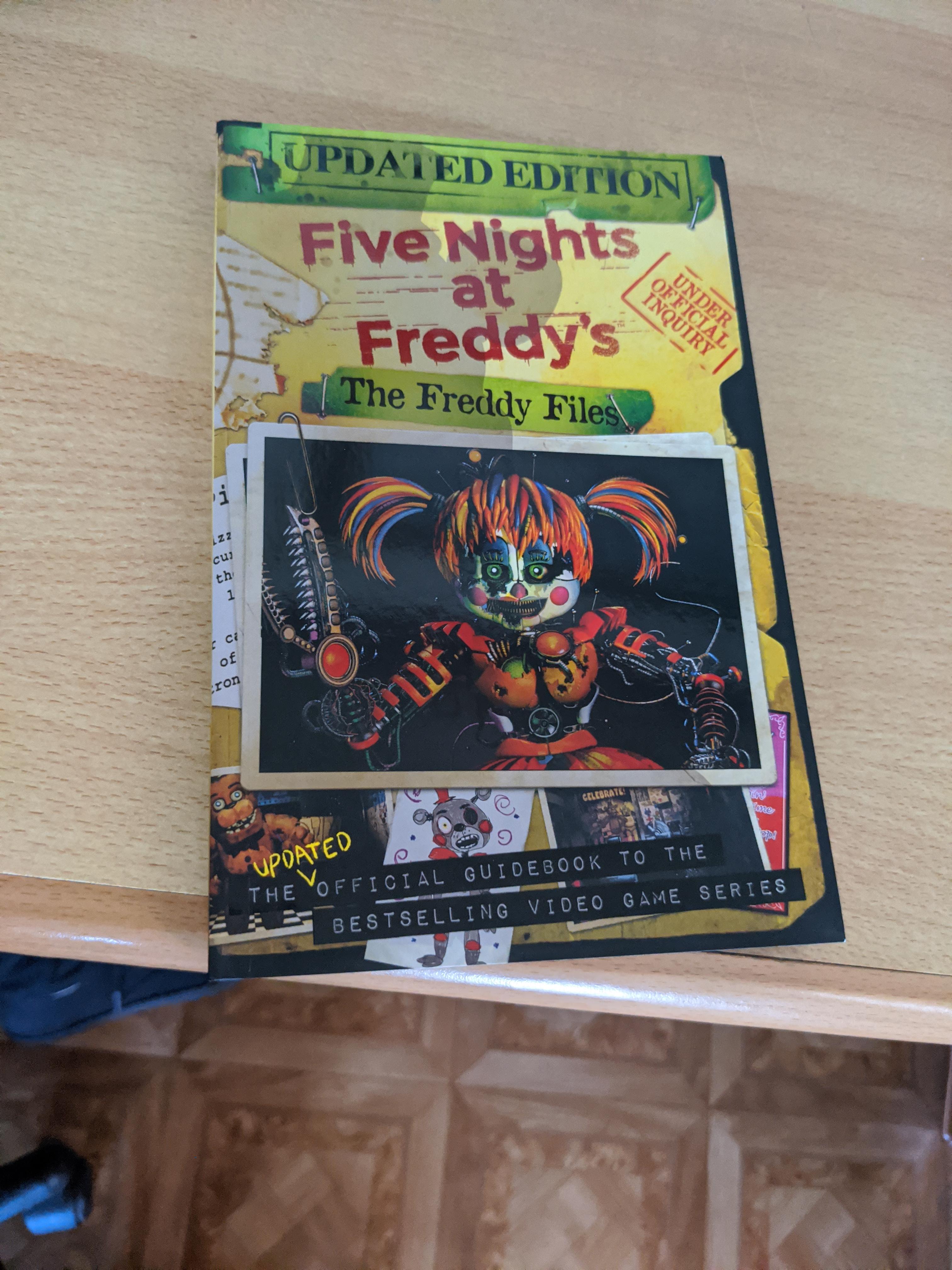 Five Nights at Freddy's: The Freddy Files (Updated Edition) : Amazon ...
