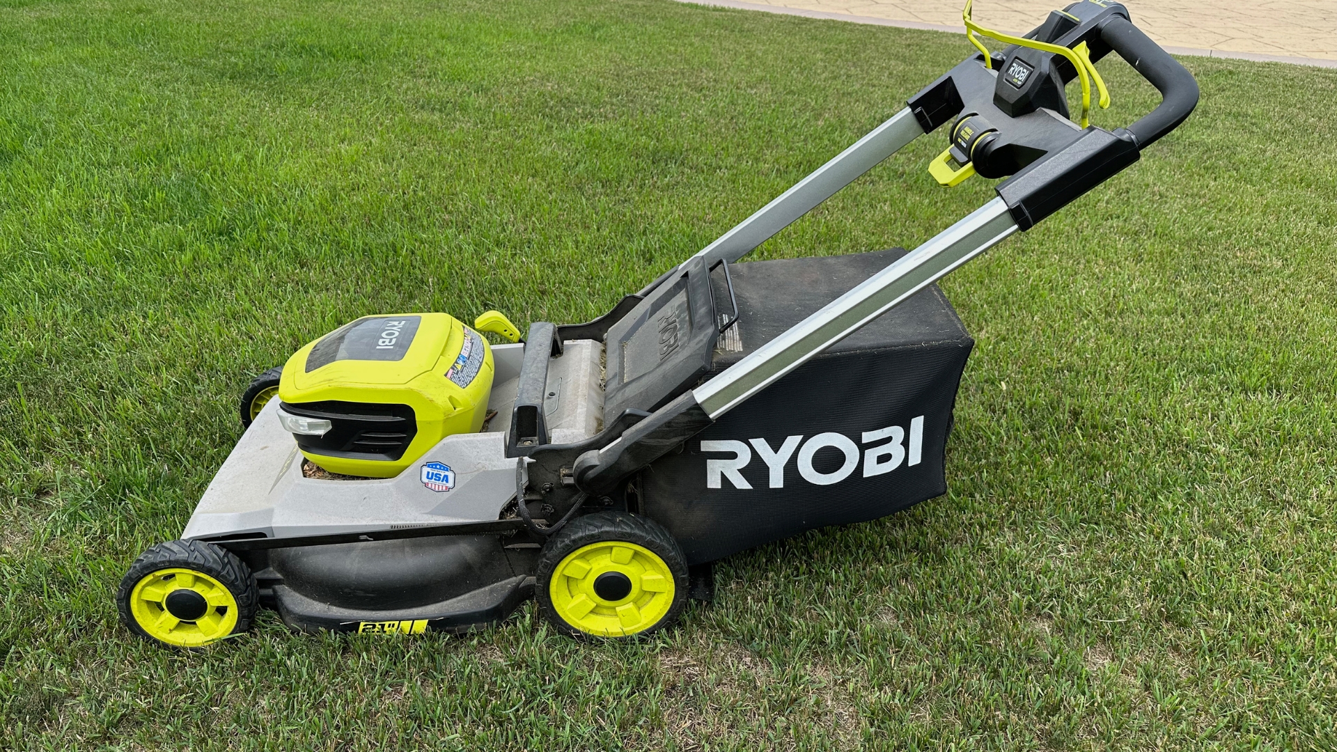 Watch Amazing Self Propelled Ryobi Lawnmower - Electric on Amazon Live