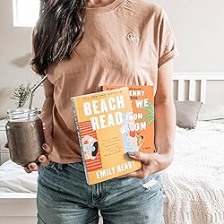 Beach Read: Henry, Emily: 9781984806734: Amazon.com: Books