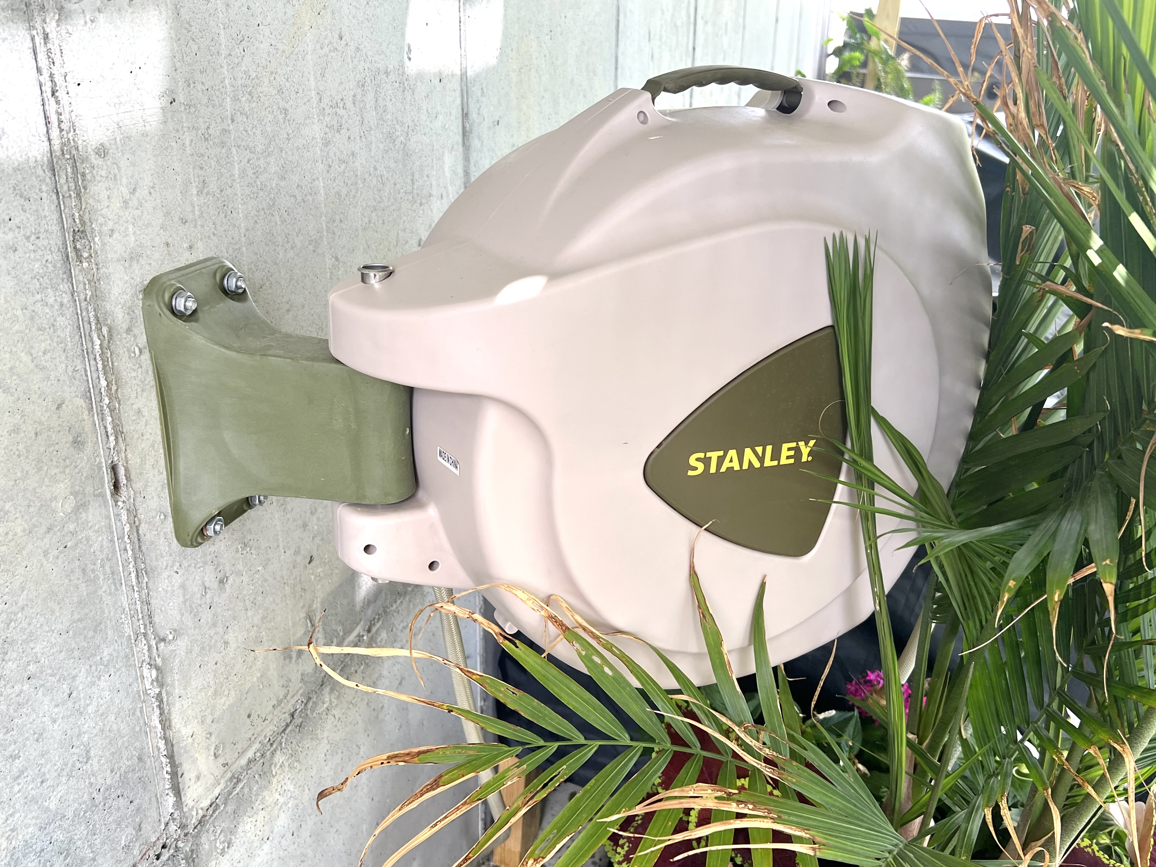 Watch Stanley Retractable Automatic Hose Reel on Amazon Live