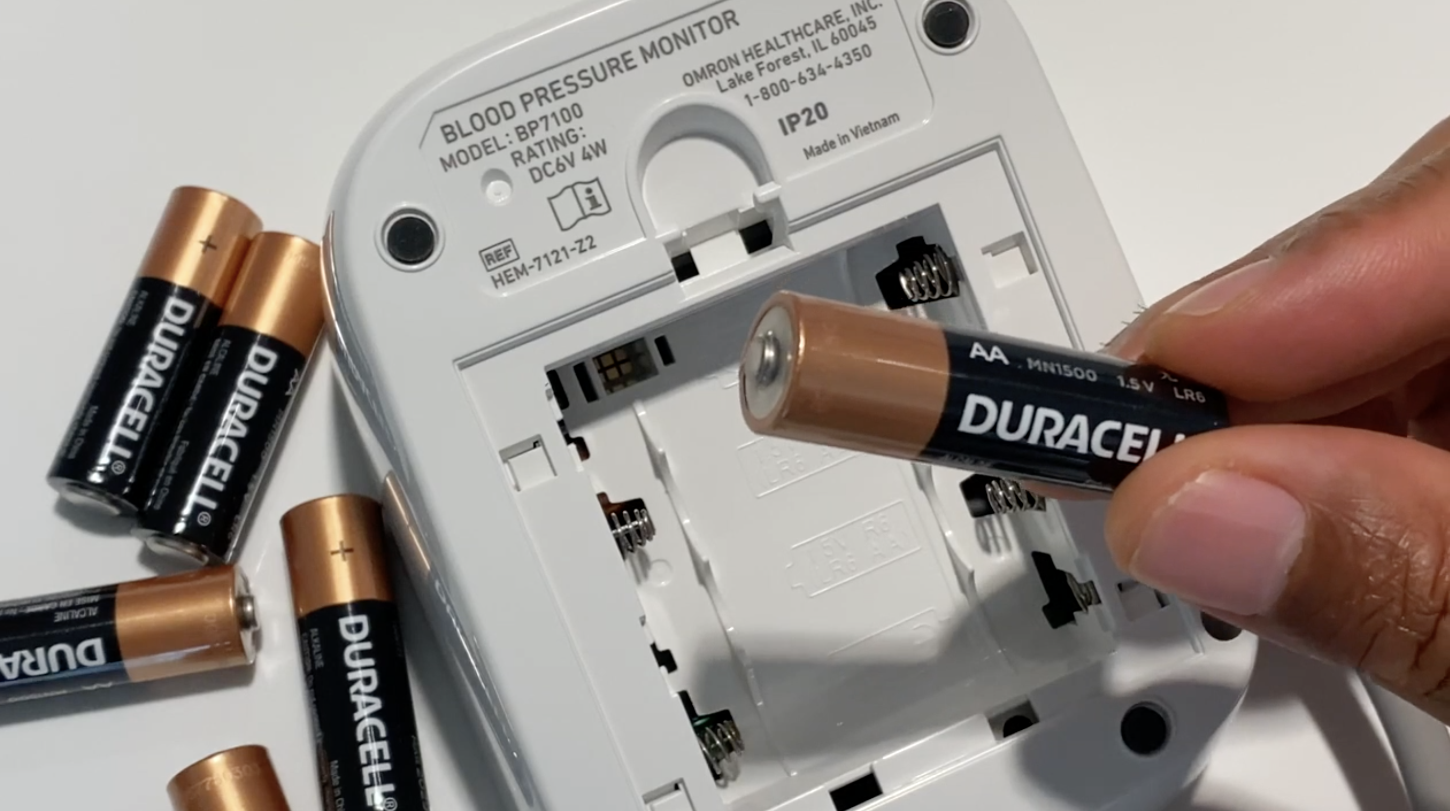 Watch Duracell AA Batteries - Installing Batteries on Amazon Live