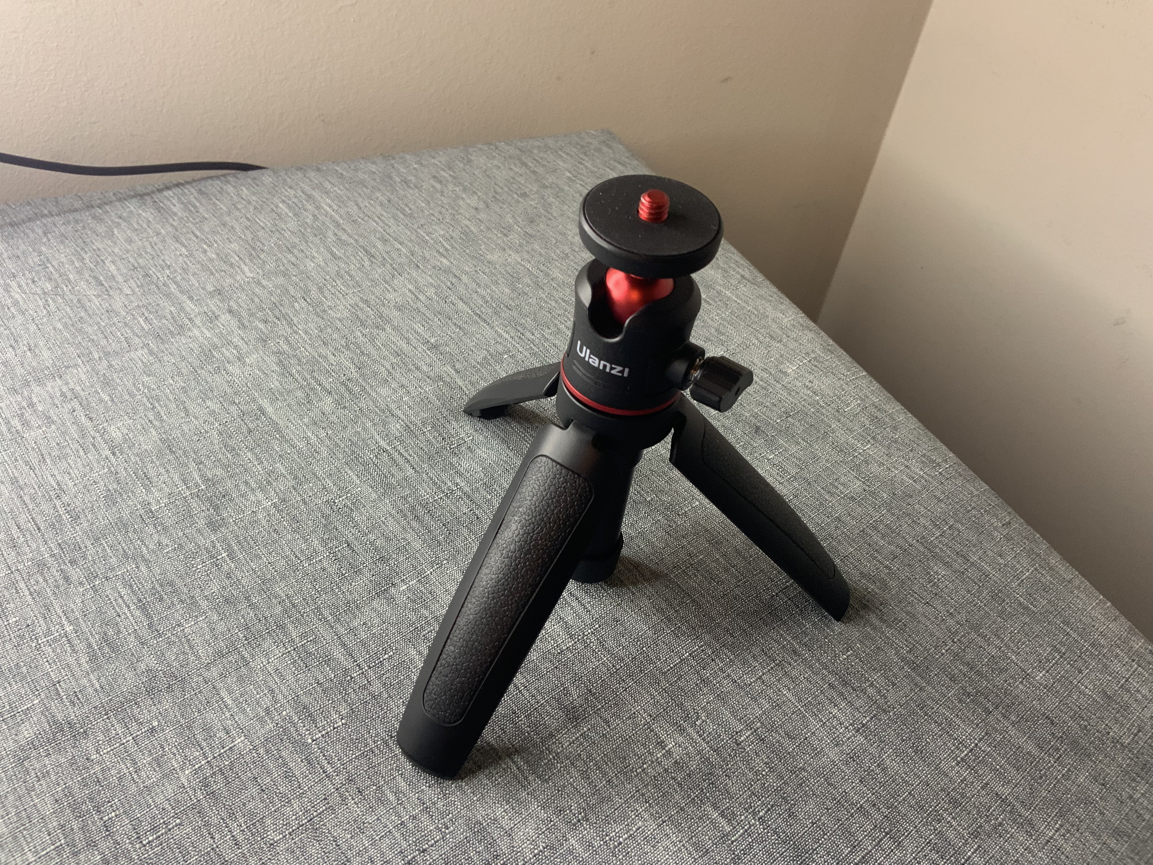 Watch Extendable lightweight tripod great for vlogs/selfie stick. on ...