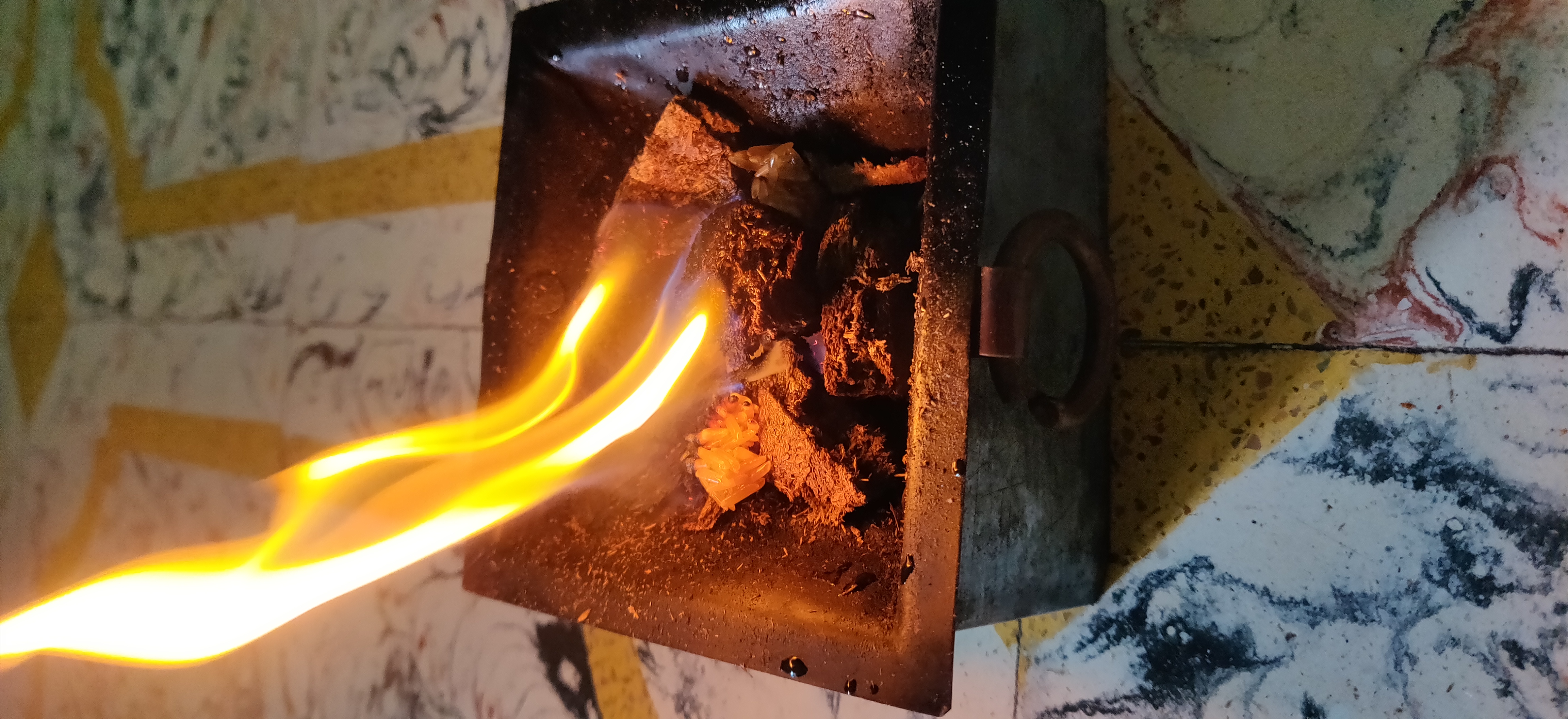 Cycle Pure Om Shanthi Gobar ke Uple (Pack of 3, 8 Pieces per Pack ...