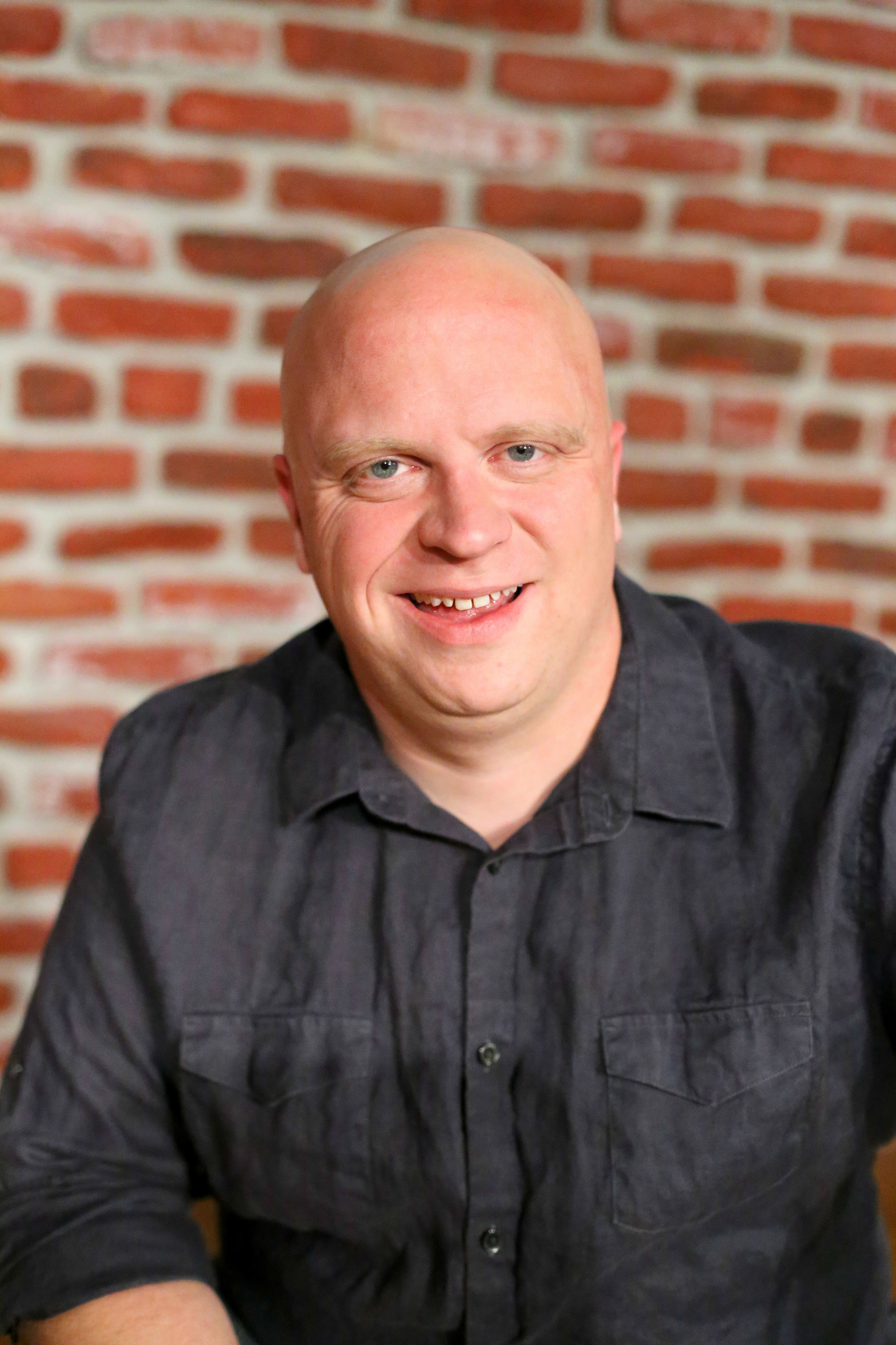 Messy Grace: How a Pastor with Gay Parents Learned to Love Others ...