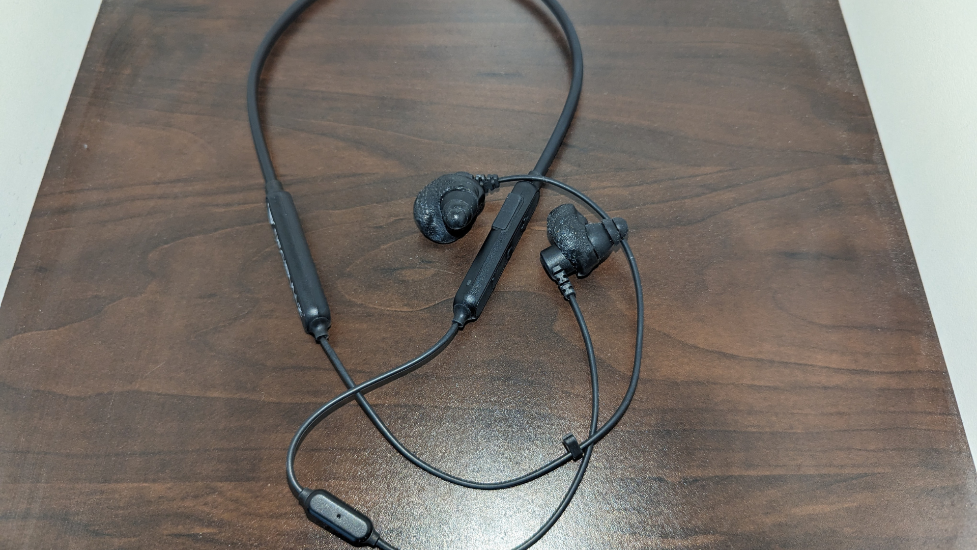 Watch Check out these customizable, moldable earbuds and earplugs! on ...