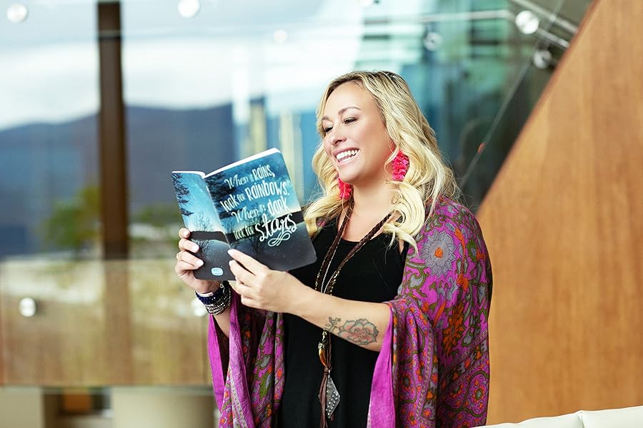 Women Rising Volume IV: Real Women Embracing Change and Transformation ...