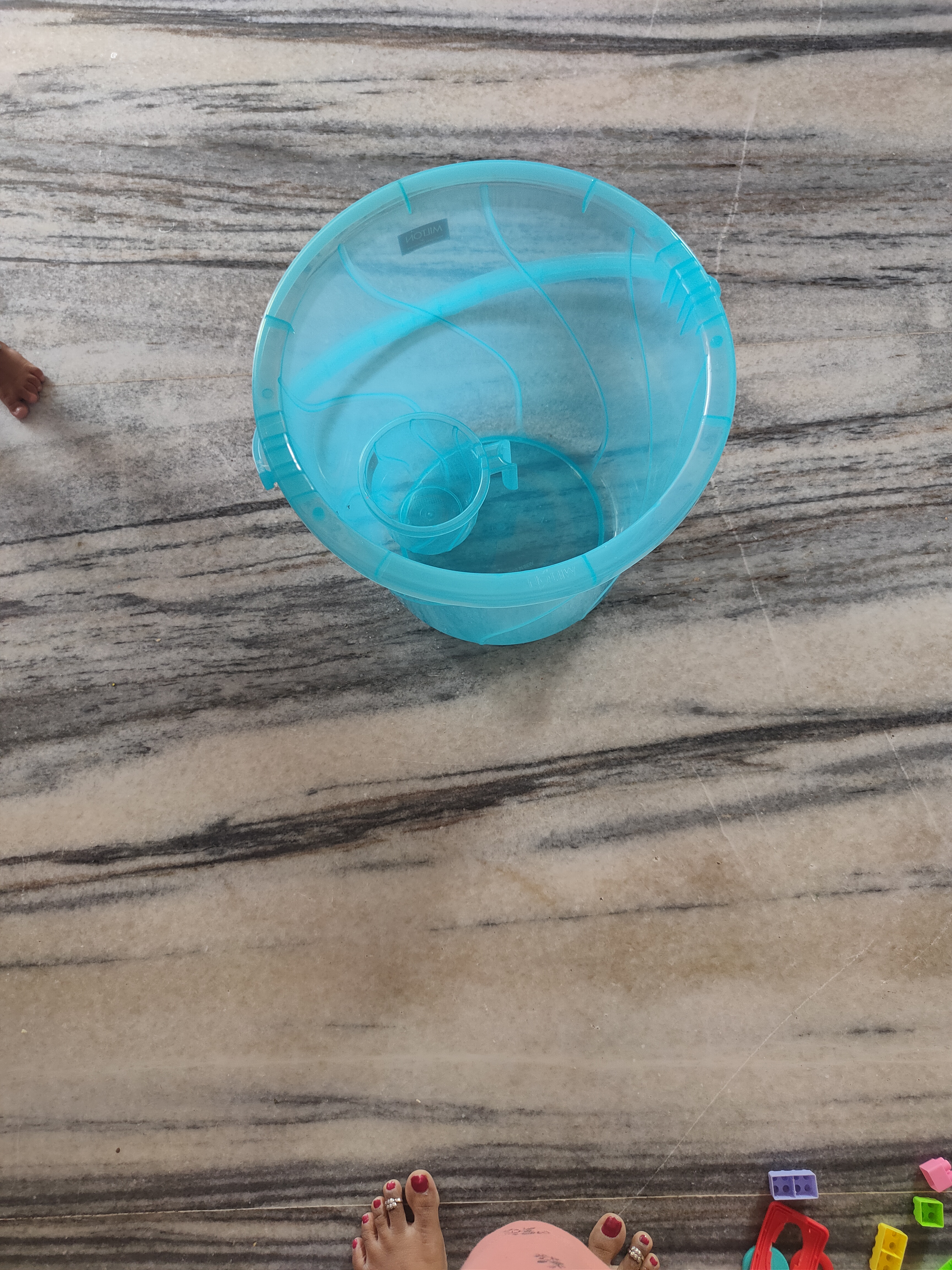 Milton Plastic Orbit Transparent Bucket and Matching Mug (25 L, Color ...