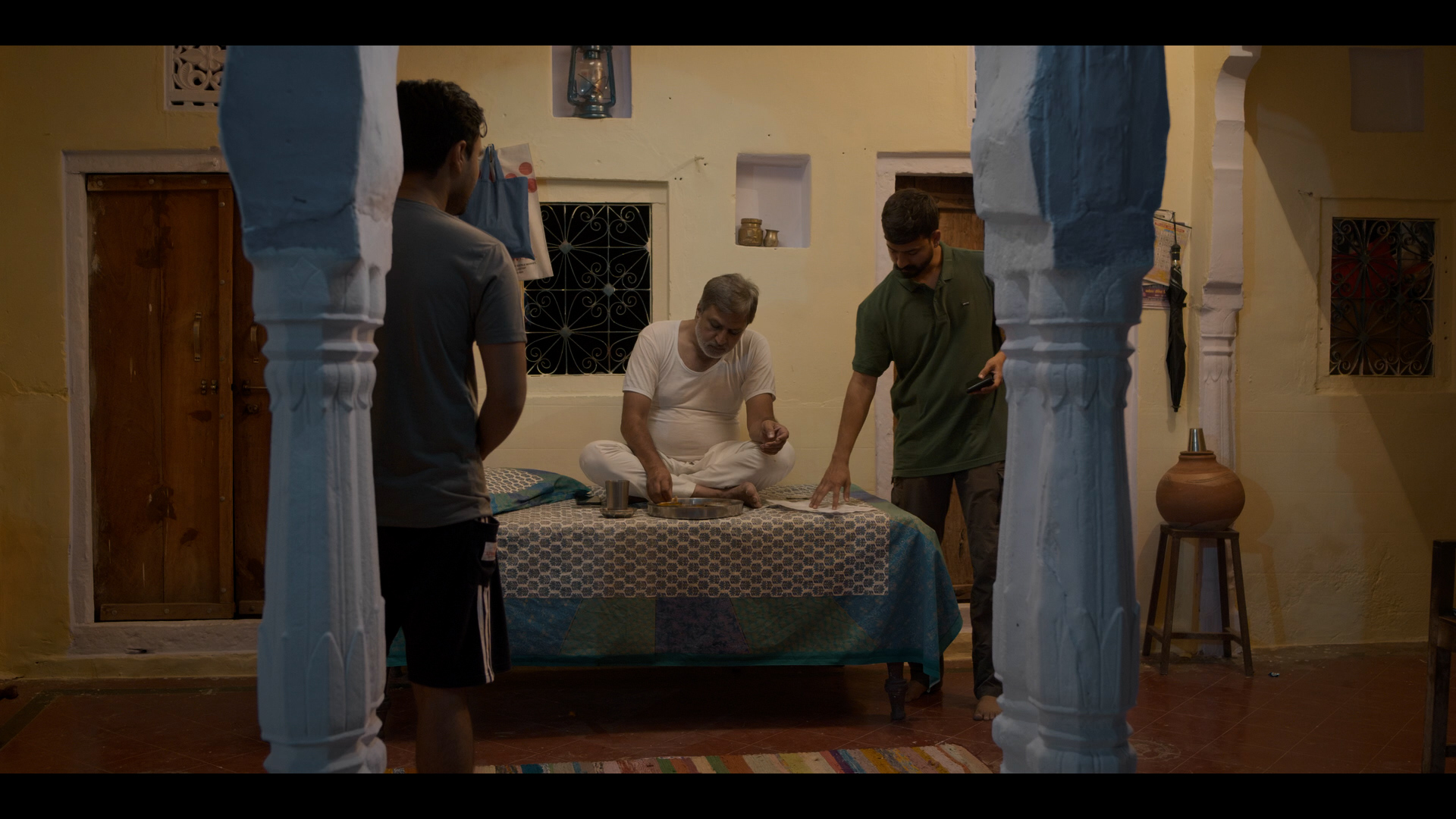 Roti Koon Banasi? (2024)