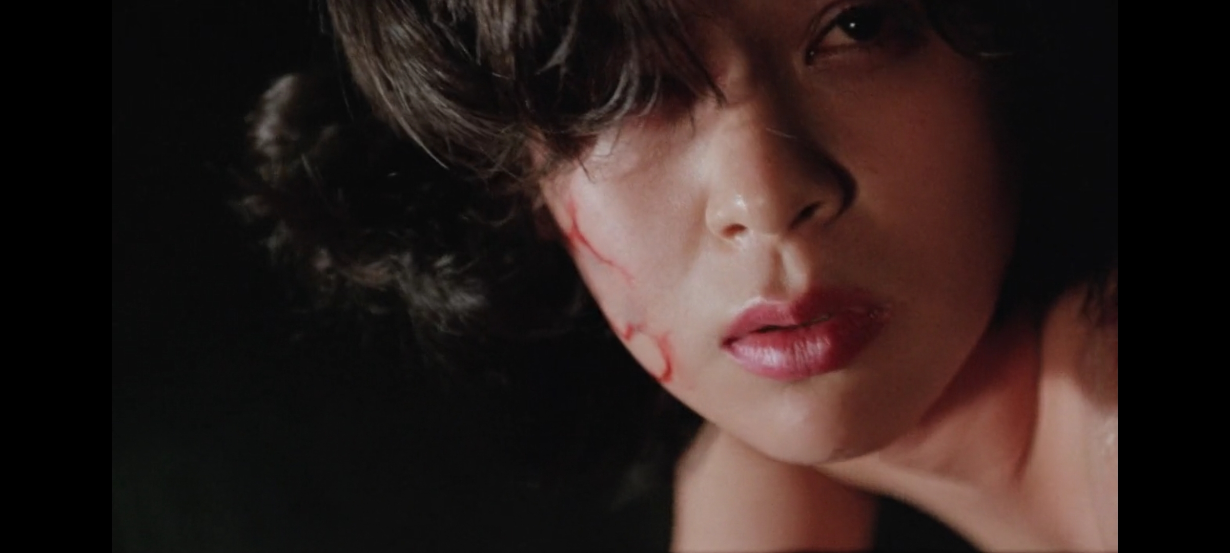 Entrails of a Beautiful Woman (1986)