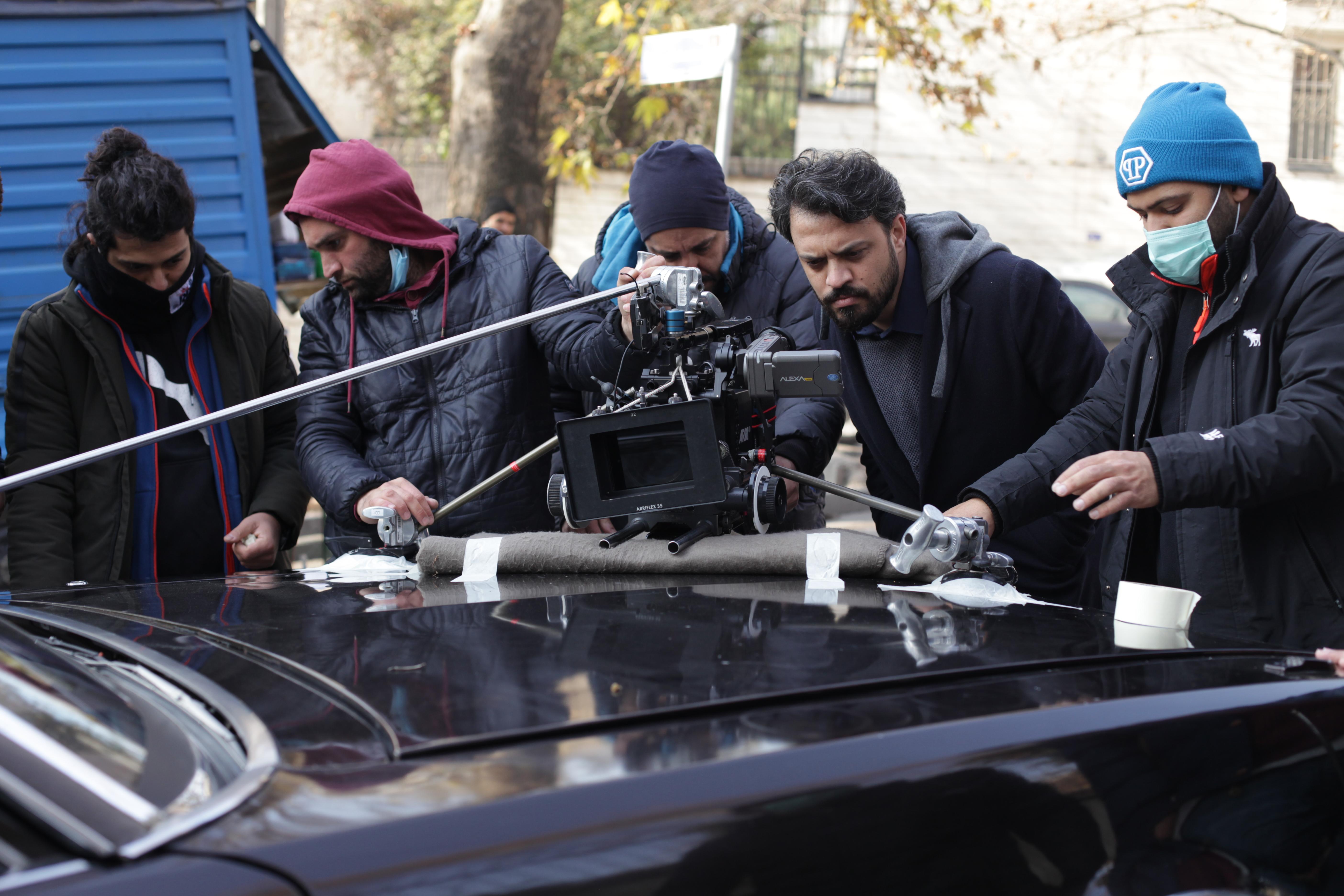 Lakposht Va Halazoon (2021)