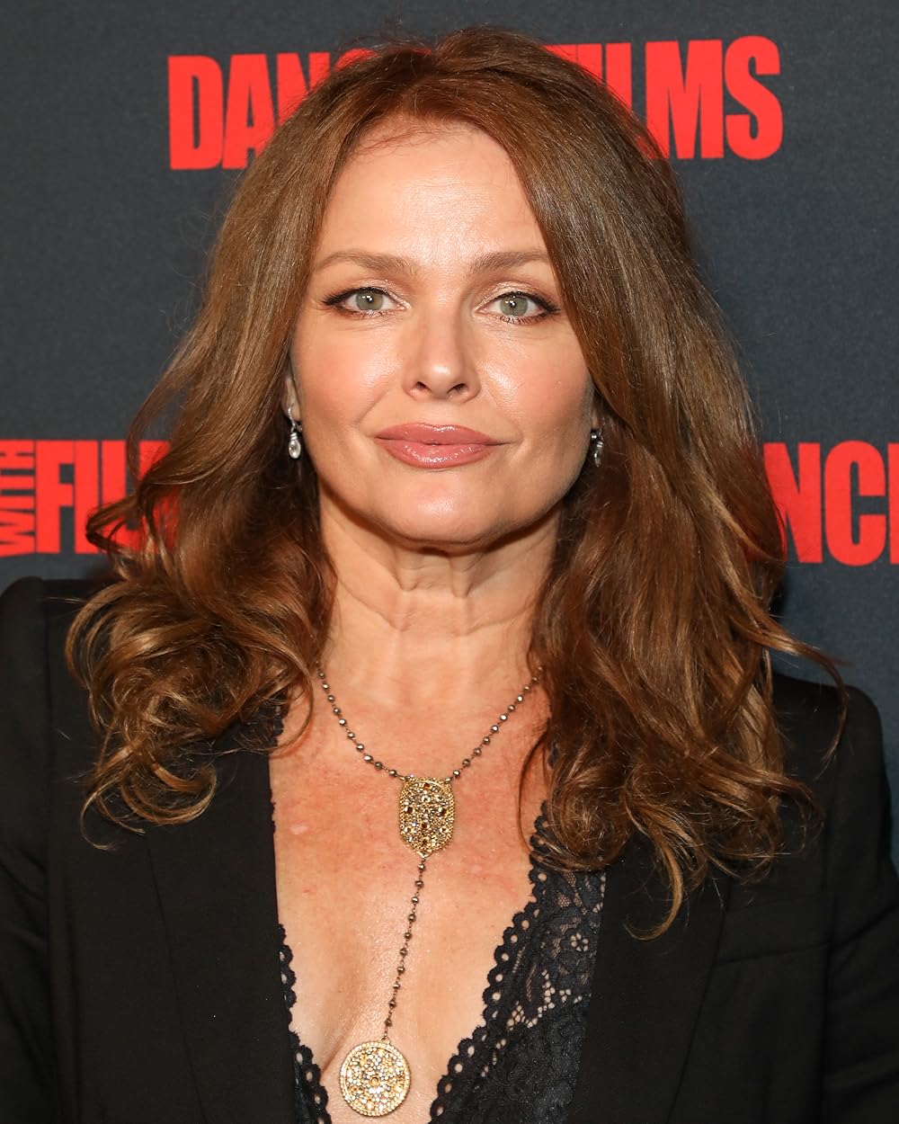 Dina Meyer