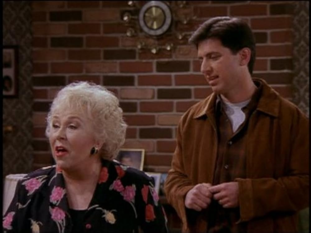"Everybody Loves Raymond" Cruising with Marie (TV Episode 1999) - IMDb