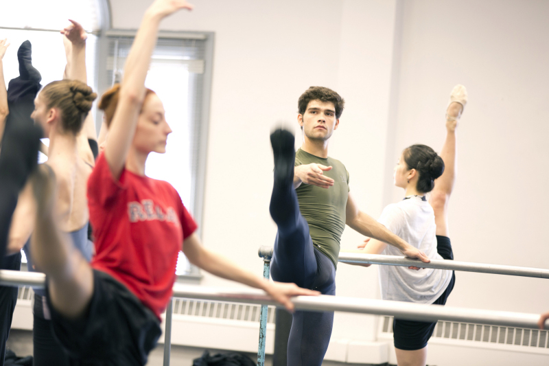 Breaking Pointe (2012)