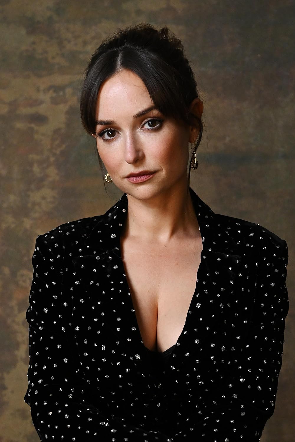 Milana Vayntrub - IMDb