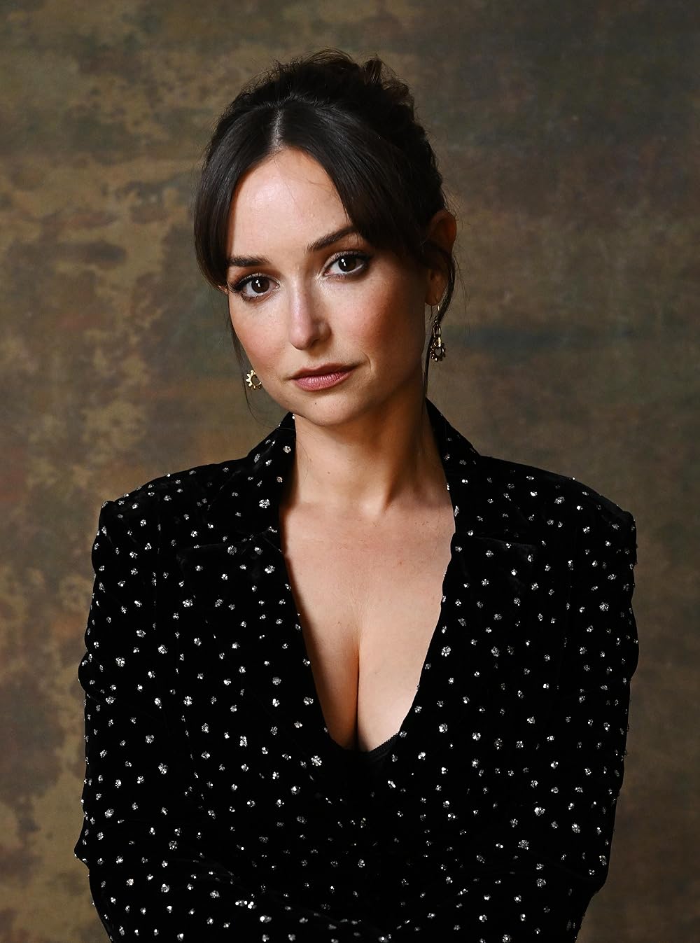 milana-vayntrub