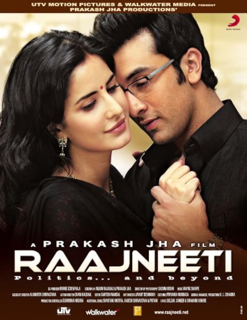 Raajneeti (2010)