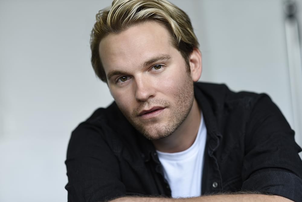 Van Hansis - Biography - IMDb