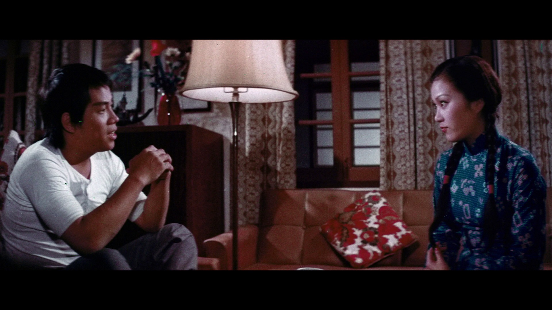 Li san jiao wei zhen di yu men (1977)