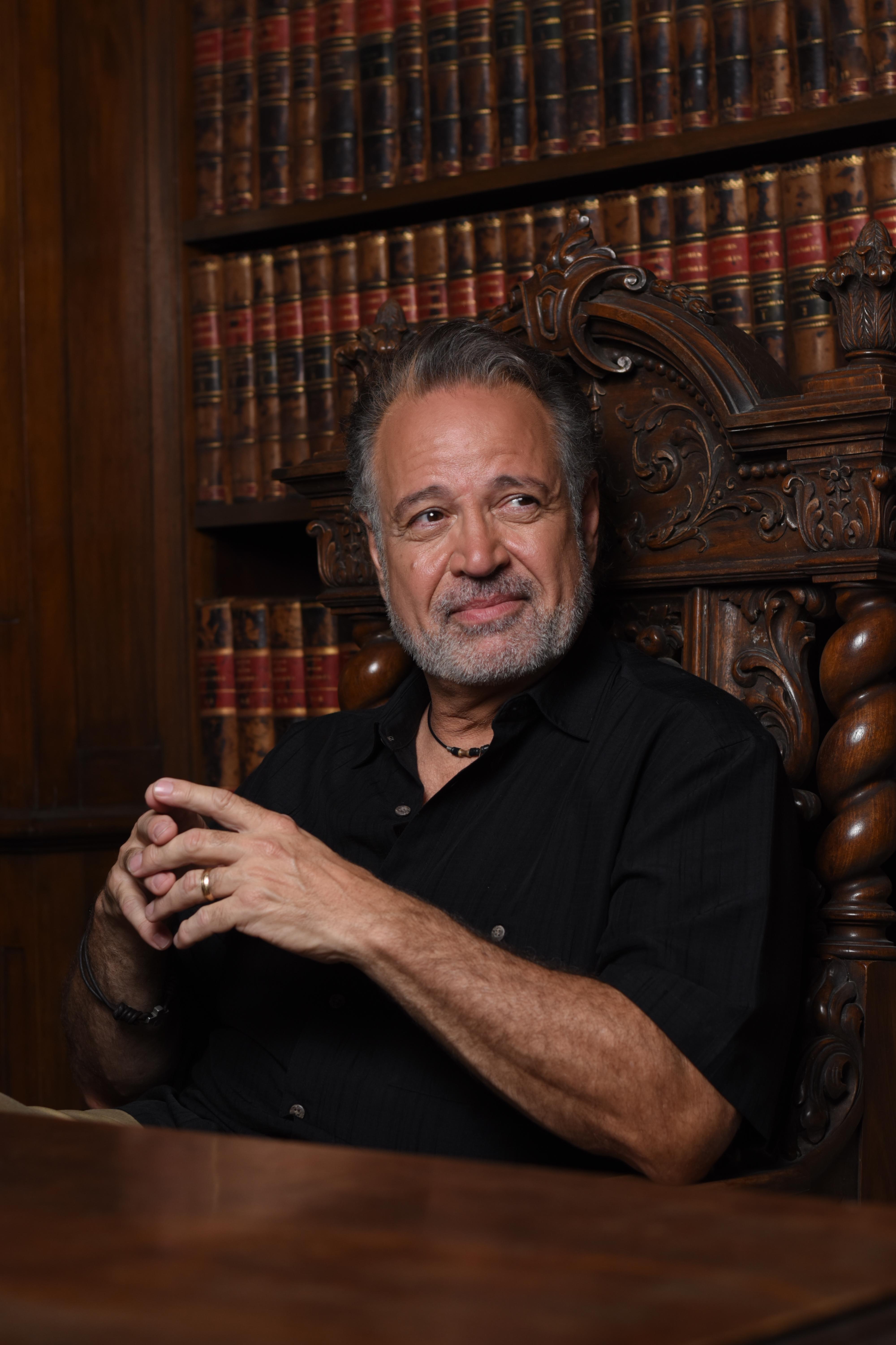Robert J Morgalo