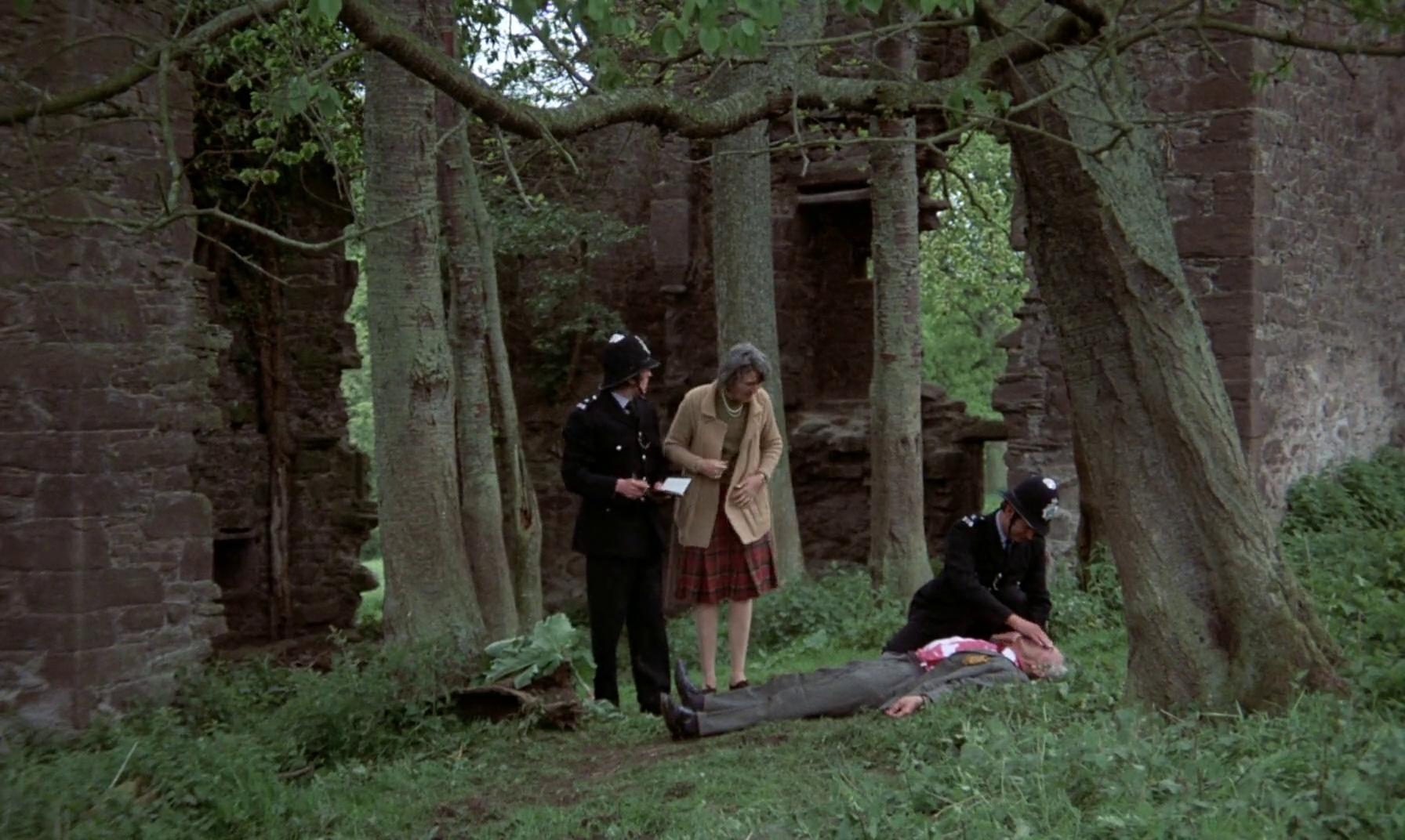 Monty Python and the Holy Grail (1975)