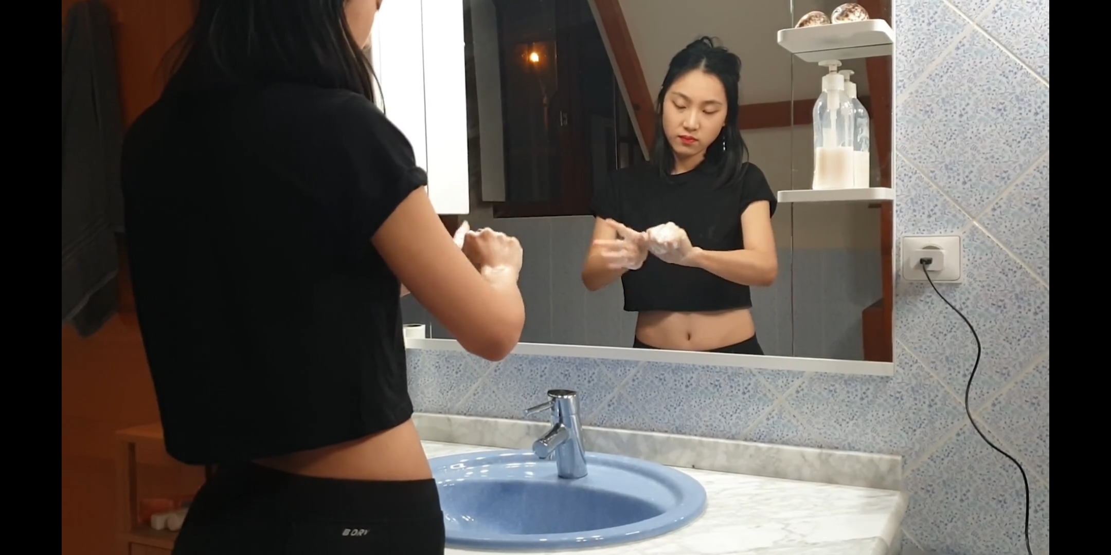 June Liu / SpicyGum - Der Sauberste Porno Aller Zeiten NSFW (JL_066) (2020)