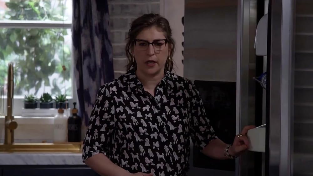 Call Me a Donut Wall - Call Me Kat: Kat Gets Her Finger Stuck In Randi's Wedding Ring | IMDb