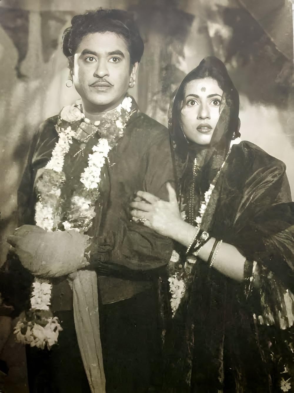 Jhumroo (1961)