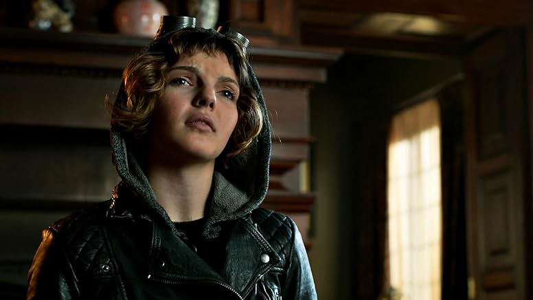 Camren Bicondova - IMDb