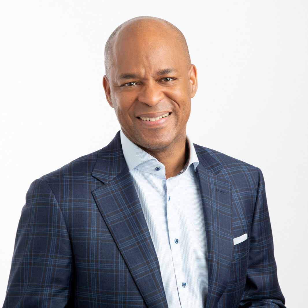 Amazon.com: Adrian Davis: books, biography, latest update