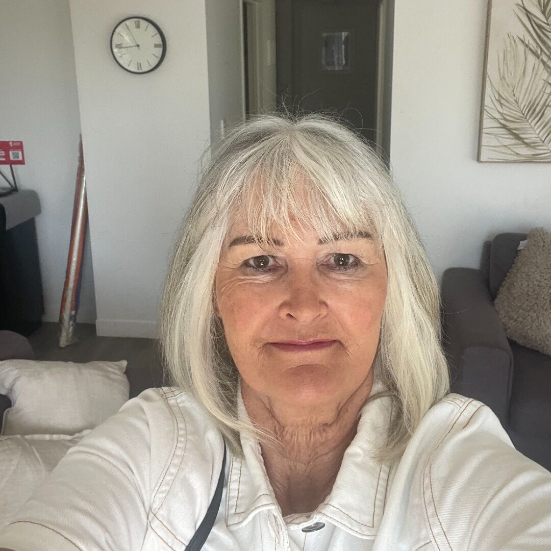 Amazon.com: Gloria Masters: books, biography, latest update