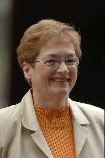 A Daughter's Inheritance (Broadmoor Legacy, Book 1): Peterson, Tracie, Miller, Judith ...