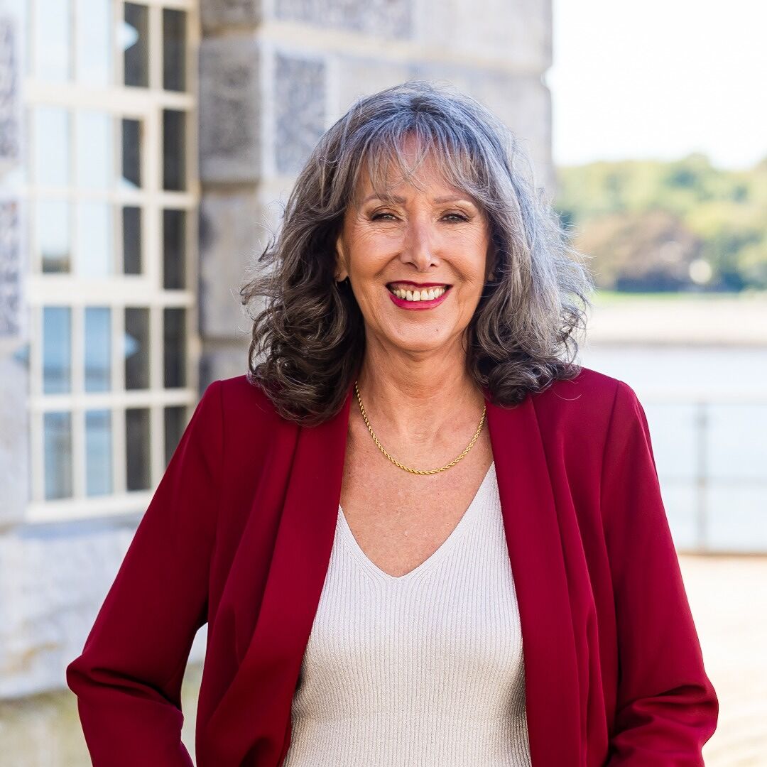 Amazon.com: Julie Poole: books, biography, latest update