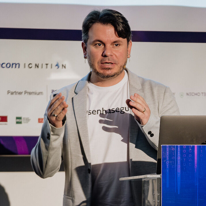 Amazon.com: Filipi Pires: books, biography, latest update